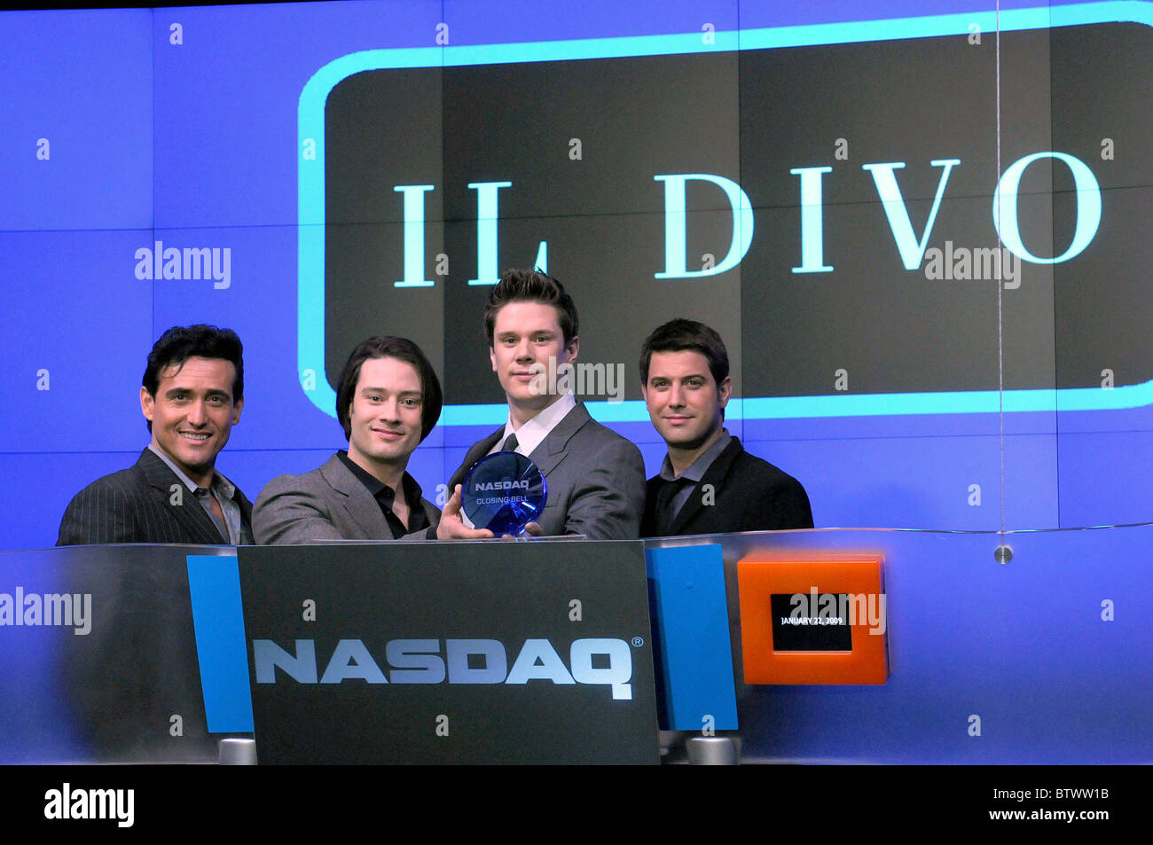 NASDAQ Stock Market Closing Bell Ringing by IL DIVO Stock Photo - Alamy