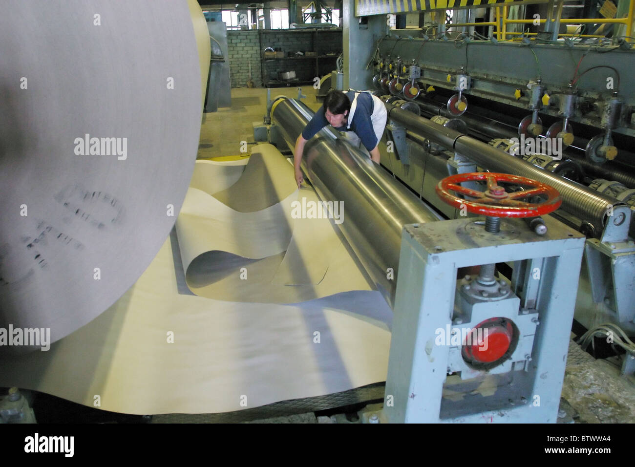 Old paper cutting machine hi-res stock photography and images - Alamy