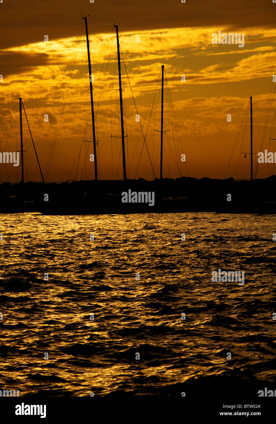 Almost dusk twilight hi-res stock photography and images - Alamy