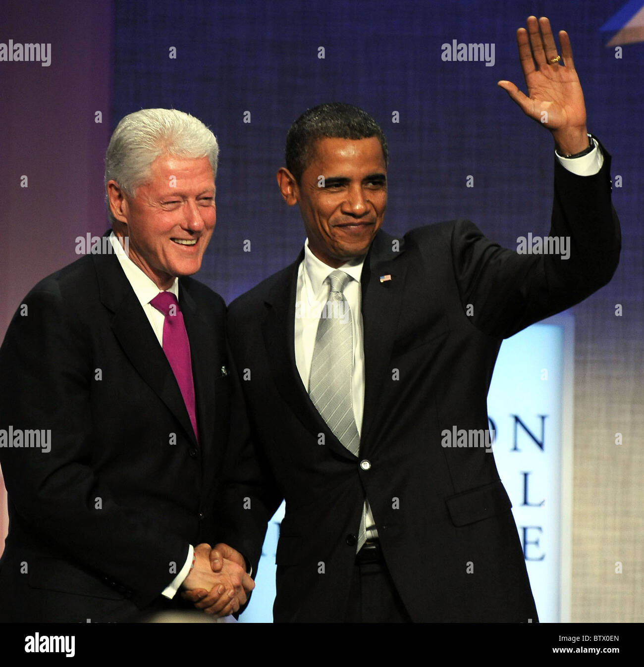 Bill clinton president waving hi-res stock photography and images - Alamy