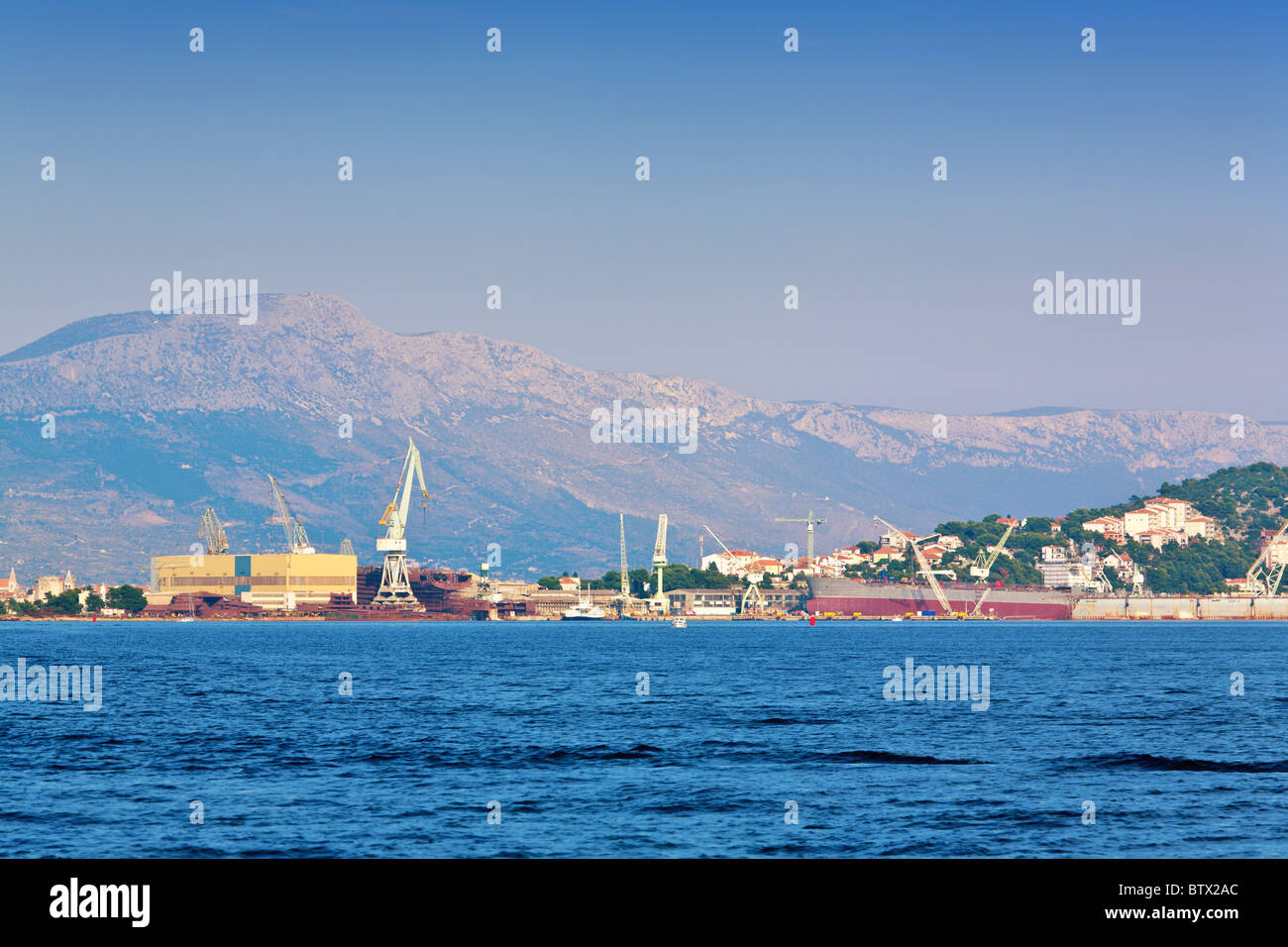 Commercial port hi-res stock photography and images - Alamy