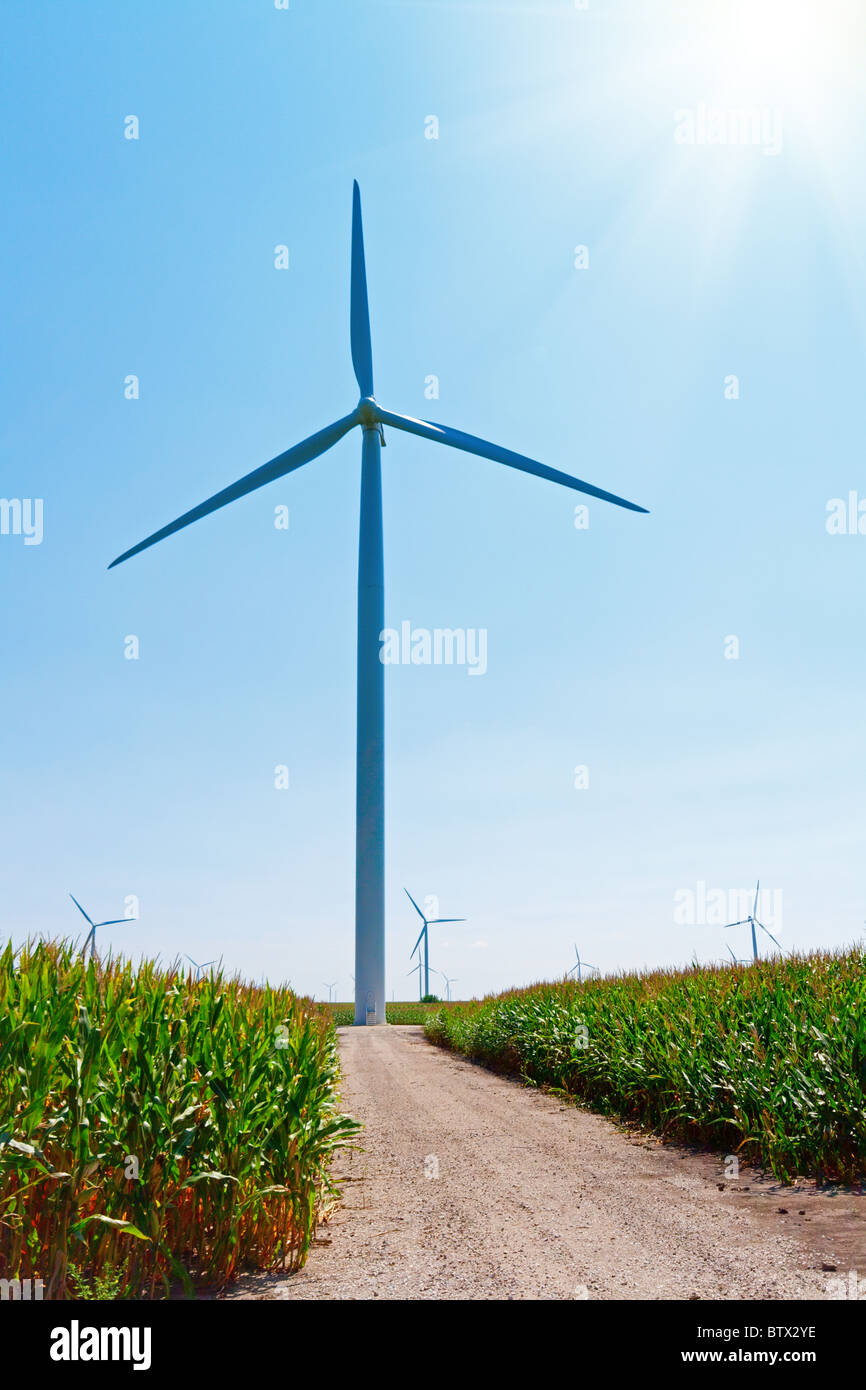 Windmill midwest hi-res stock photography and images - Alamy