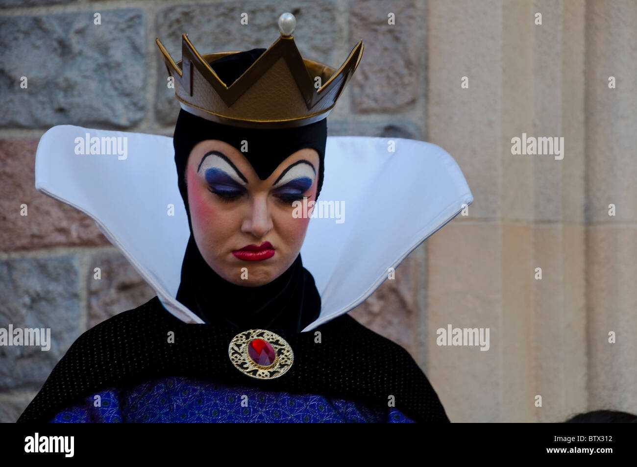 Queen character at Disneyland in Anaheim California Stock Photo - Alamy