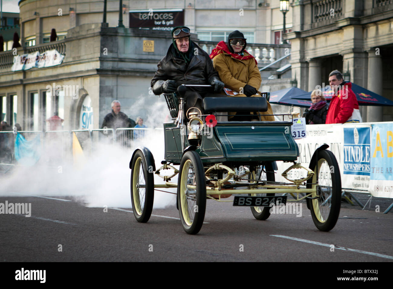 Car rally finish hi-res stock photography and images - Alamy