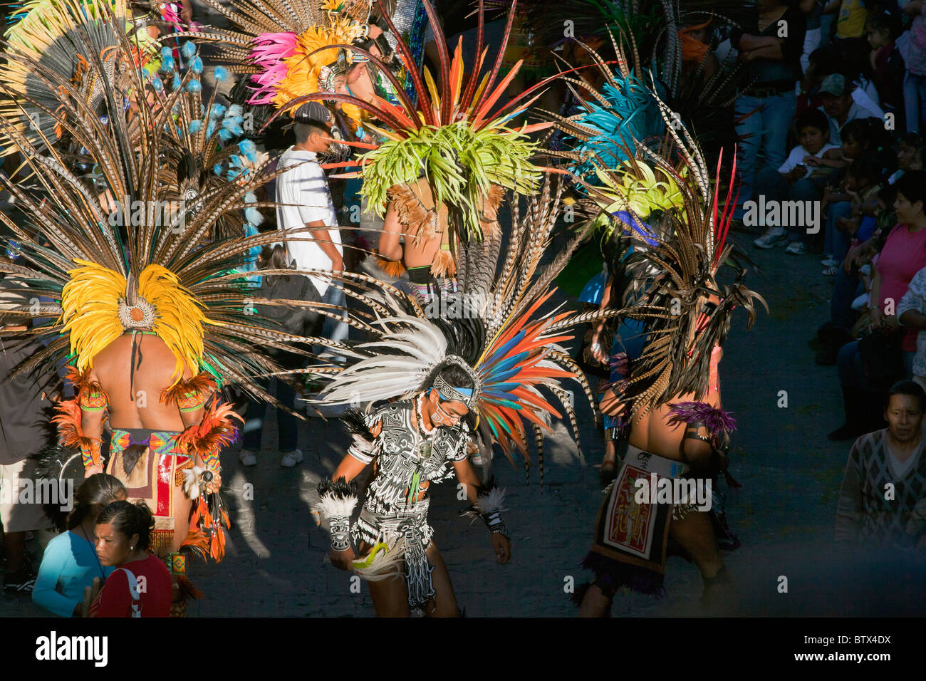 INDIGENOUS DANCE TROUPES from all over MEXICO celebrate San Miguel ...