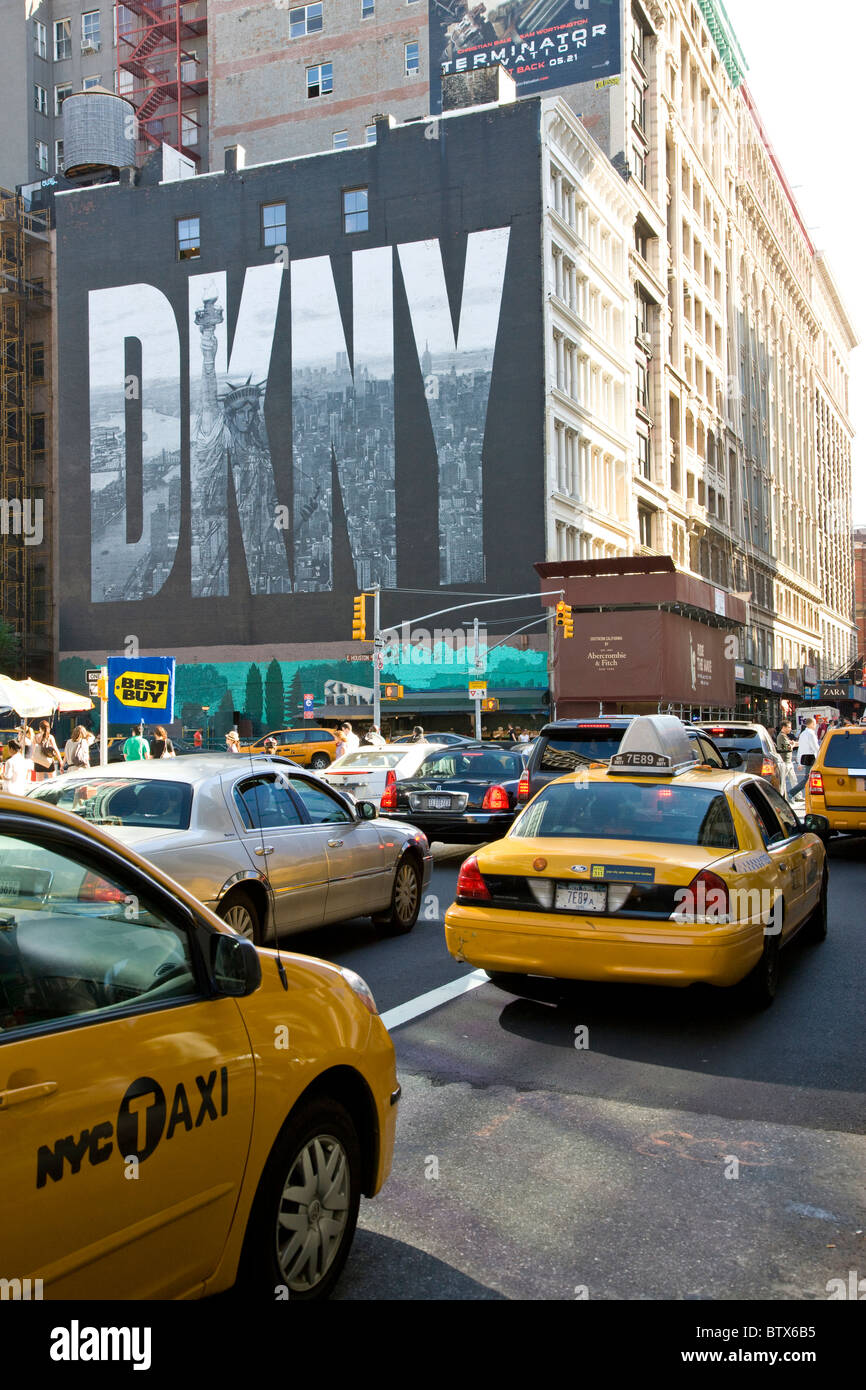 Traffic in the NoHo area of New York Stock Photo - Alamy