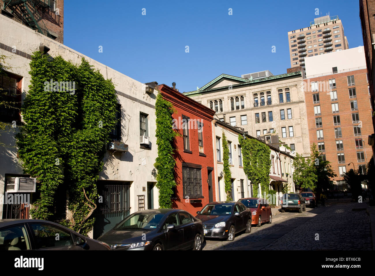 George mews hi-res stock photography and images - Alamy