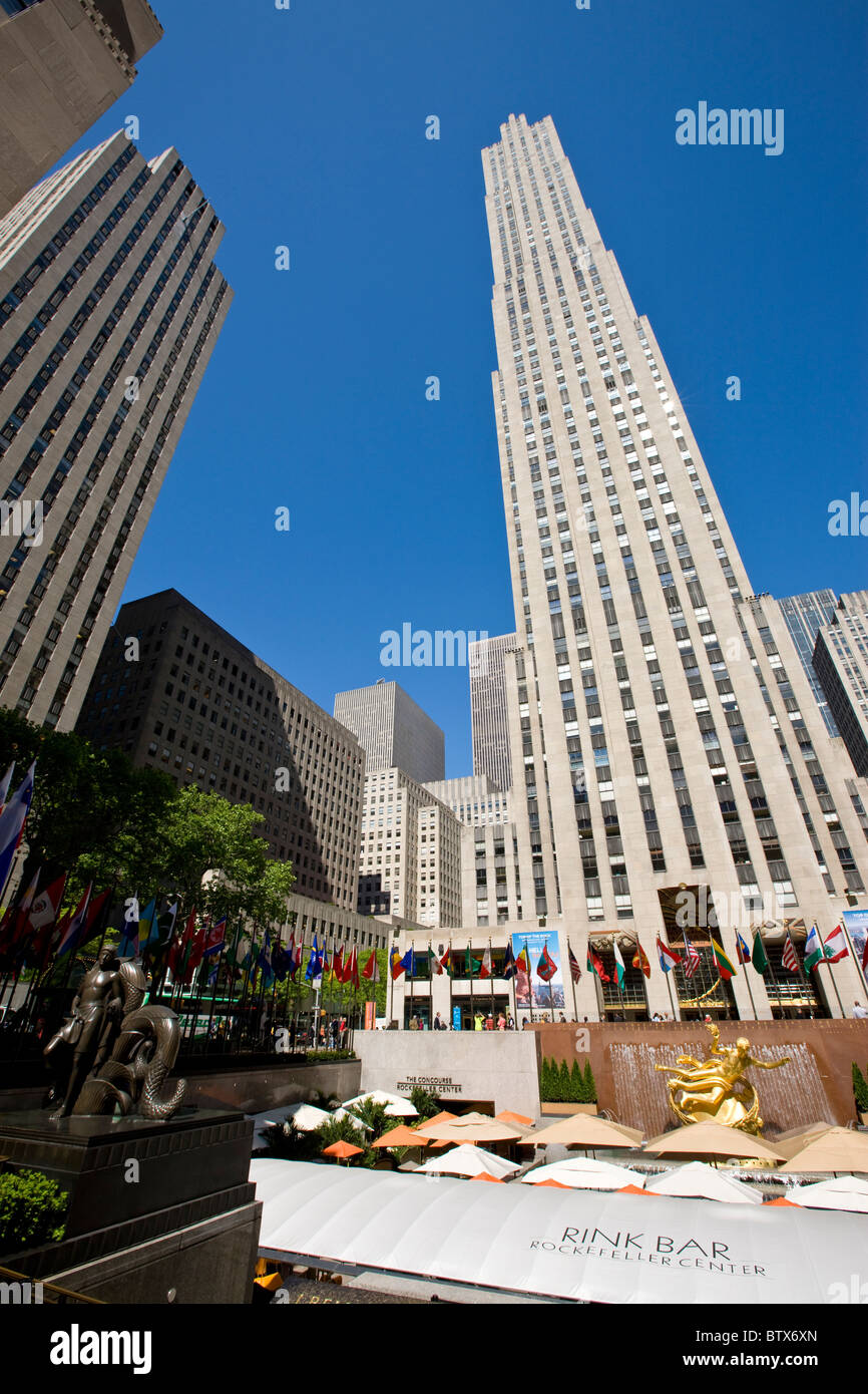 Rockefeller center concourse hi-res stock photography and images - Alamy