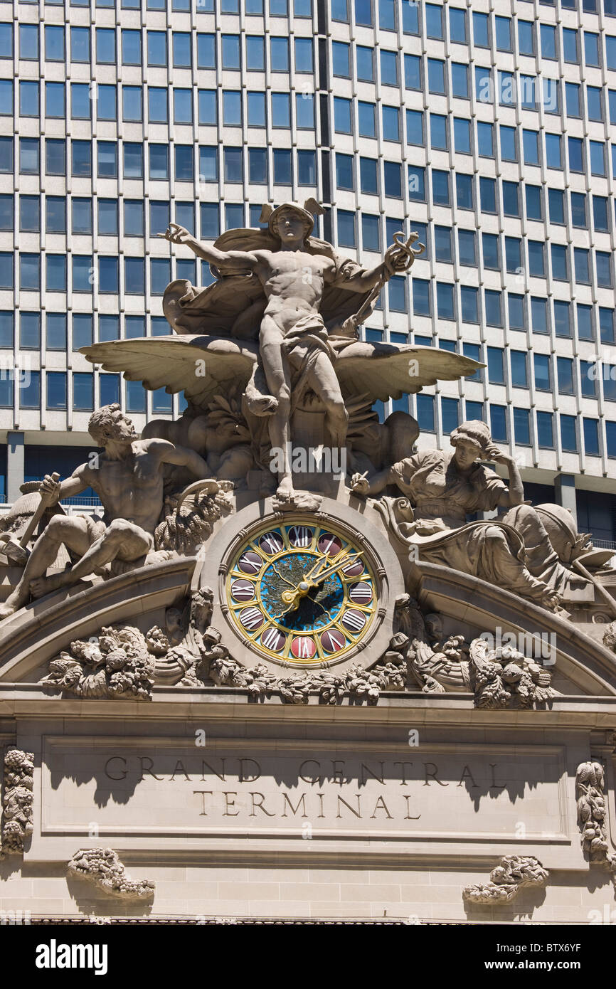Beaux arts statue mercury grand hi-res stock photography and images - Alamy
