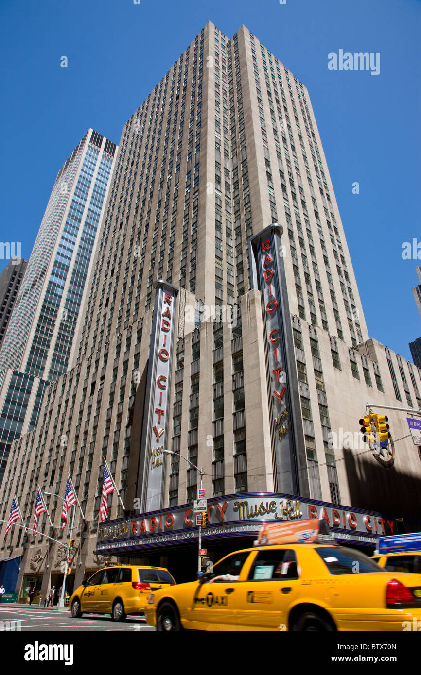 Radio City Music Hall in Rockefeller Center Stock Photo - Alamy