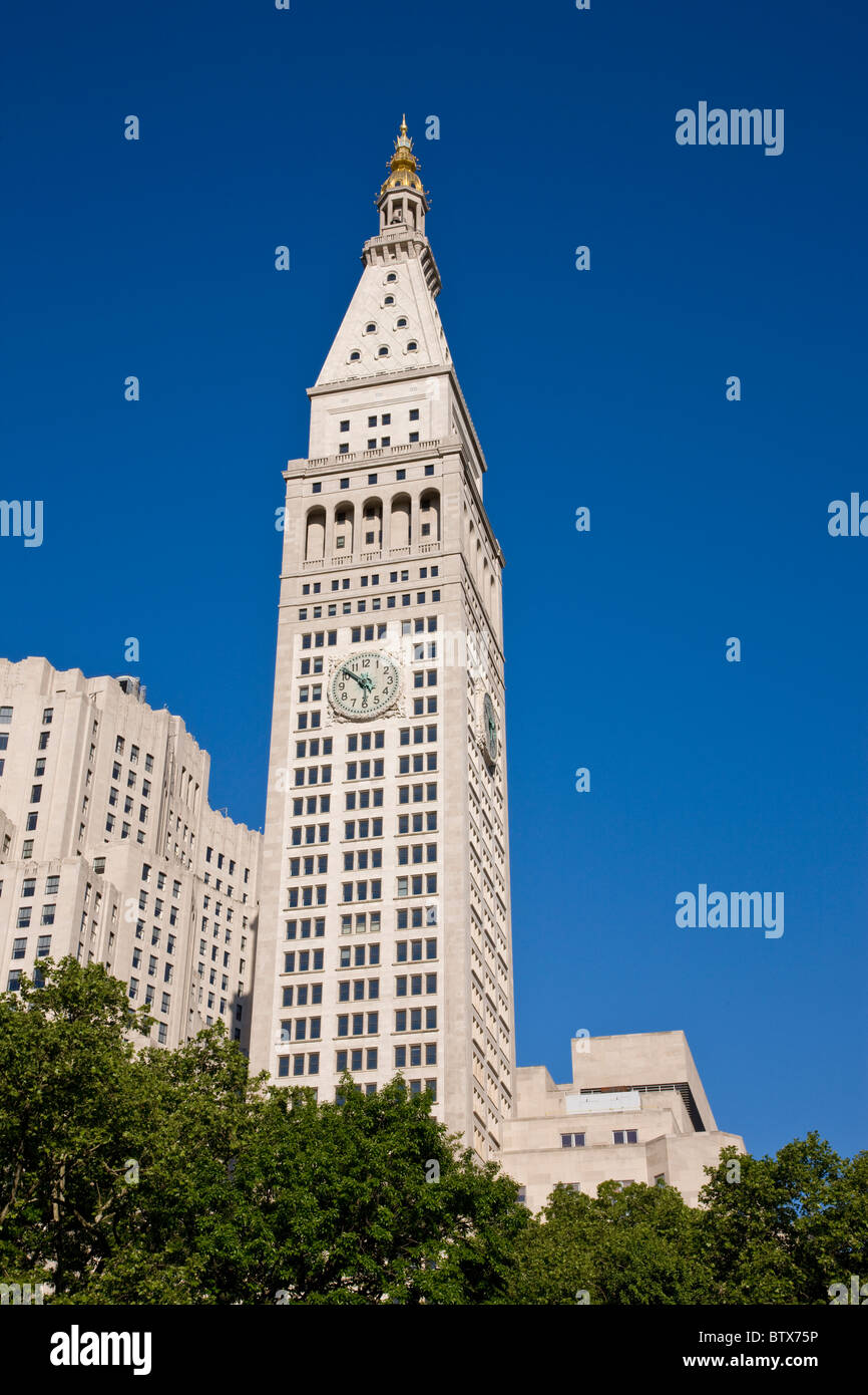 Clock tower of the metropolitan life insurance company building hi-res ...