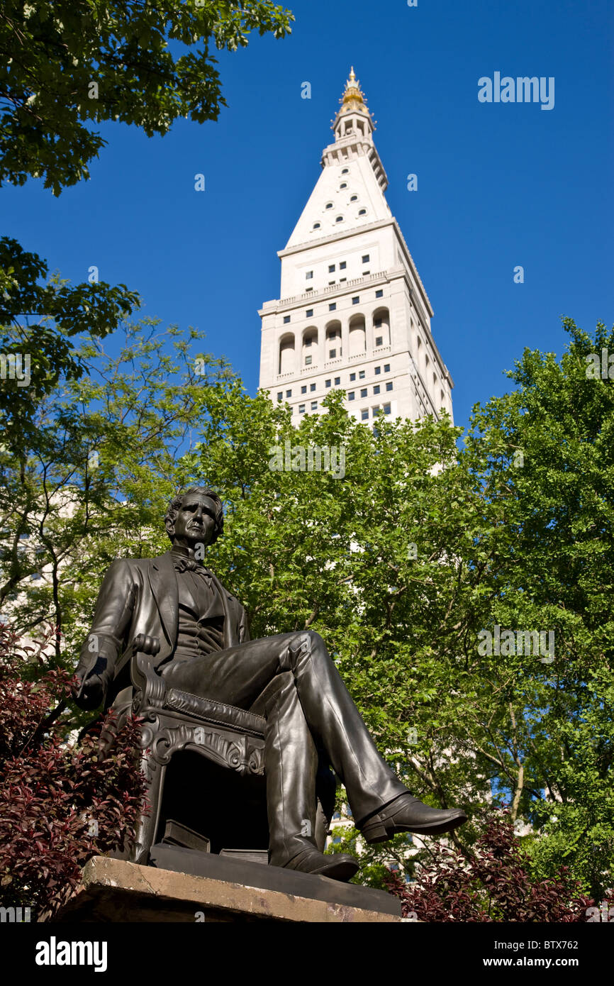 Statue of William Seward in Madison Square Park Stock Photo - Alamy