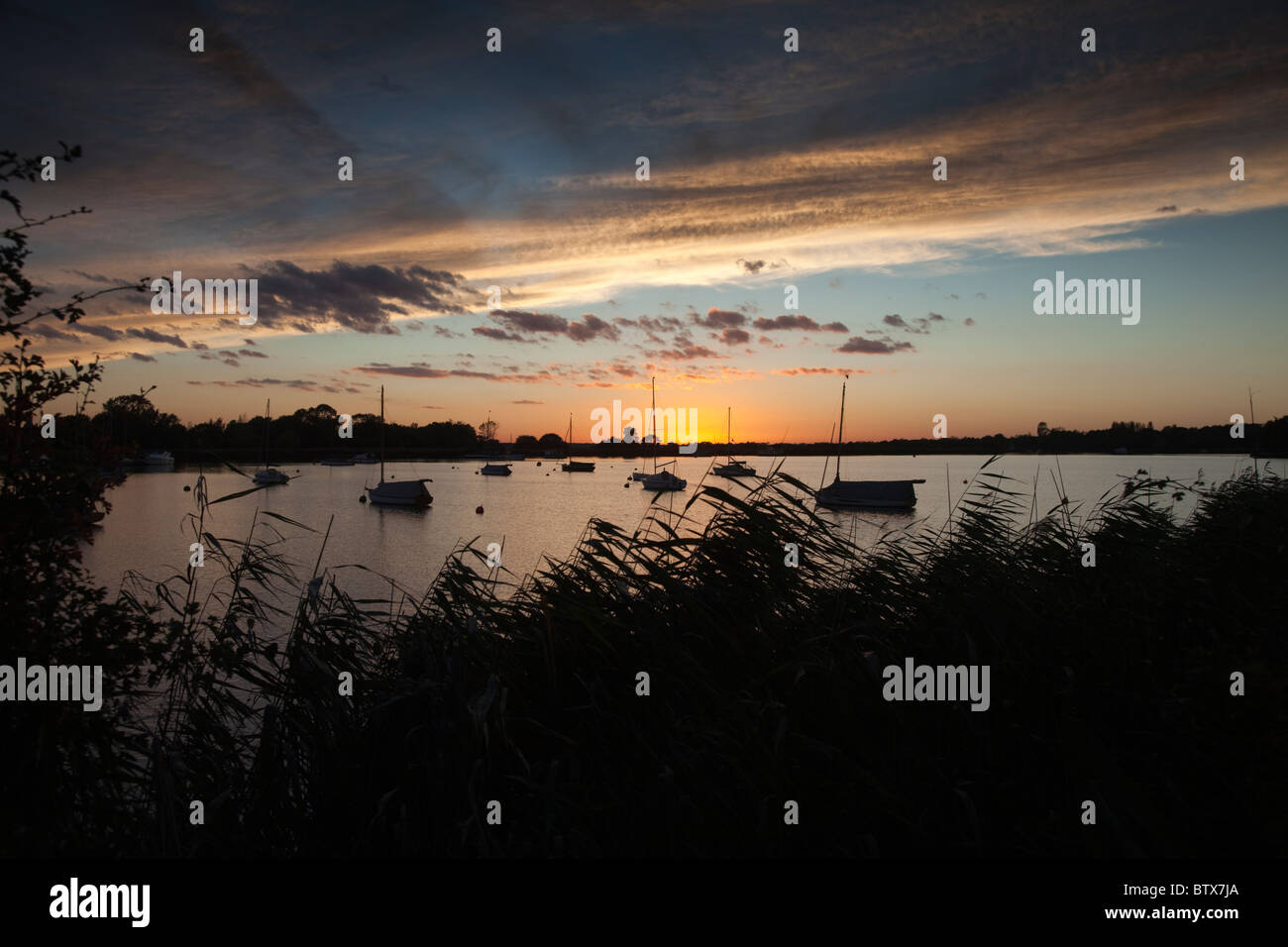 Oulton broad lock hi-res stock photography and images - Alamy