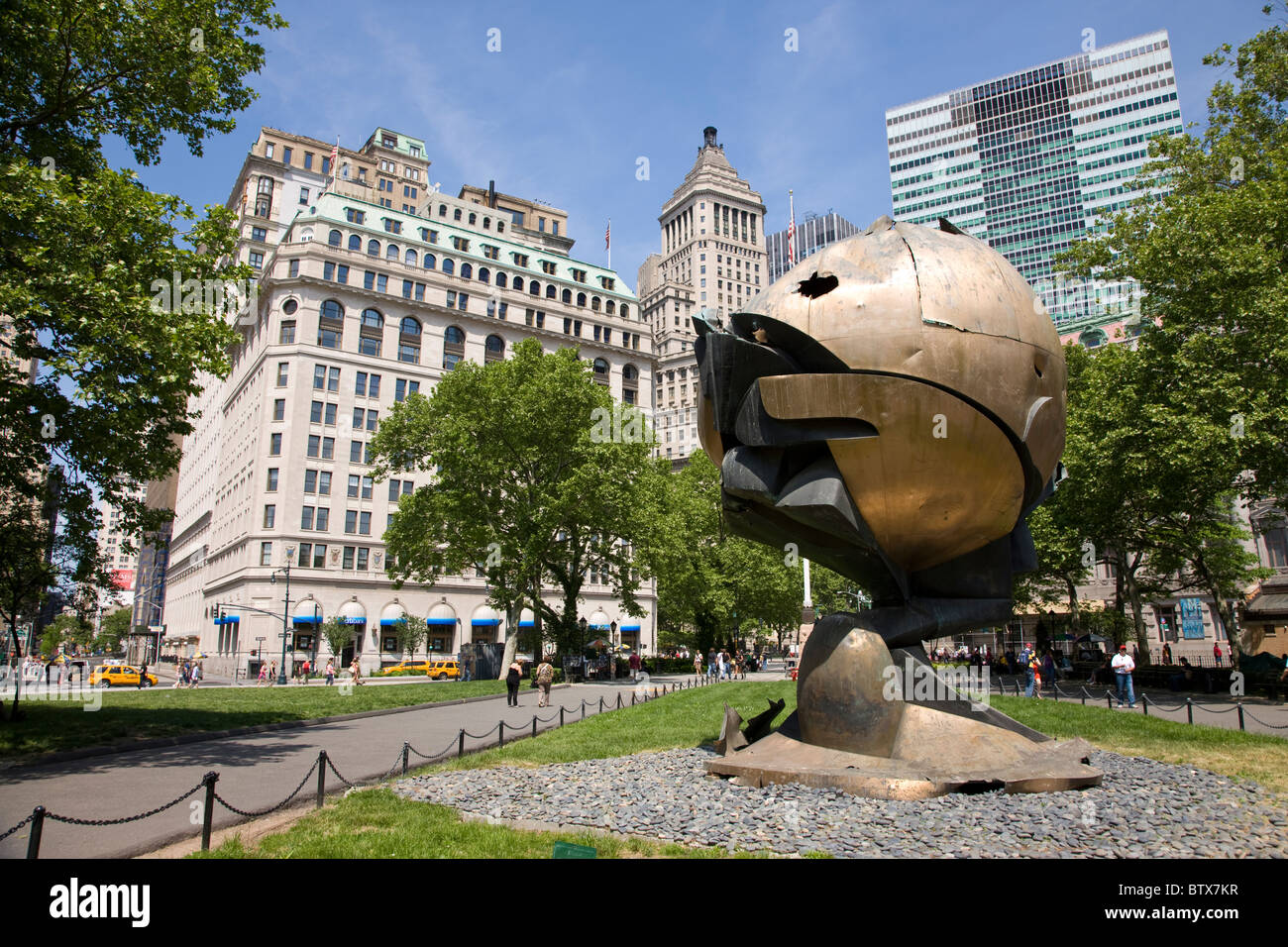 Fritz koenig sphere hi-res stock photography and images - Alamy