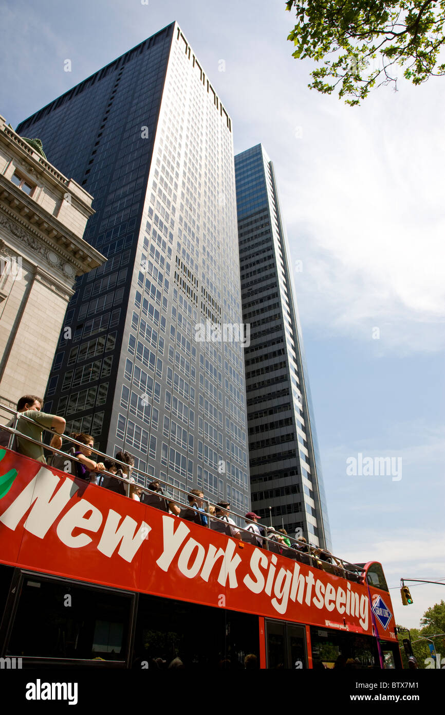 Open-top bus near Battery Park Stock Photo - Alamy