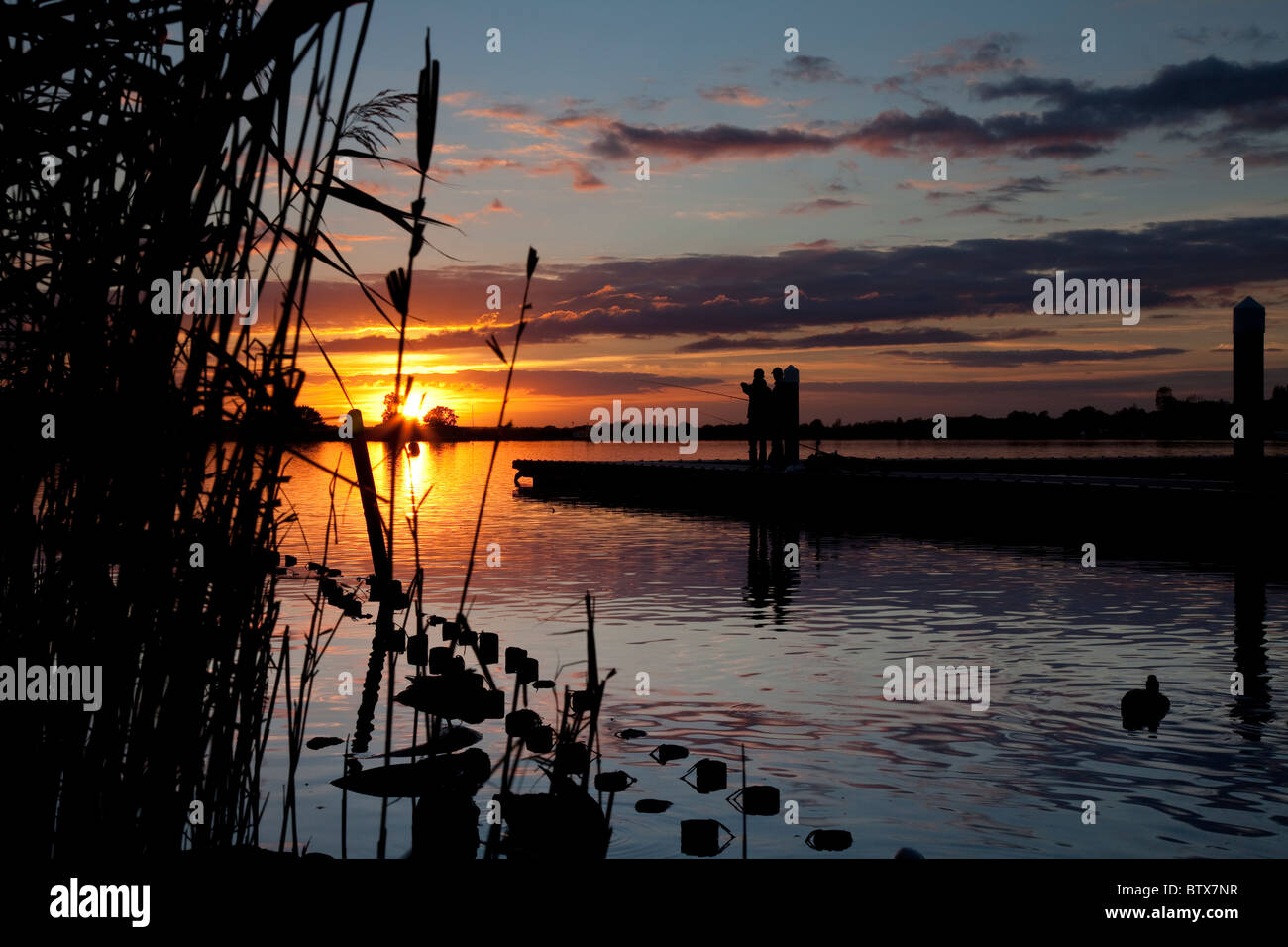 Oulton broad lock hi-res stock photography and images - Alamy