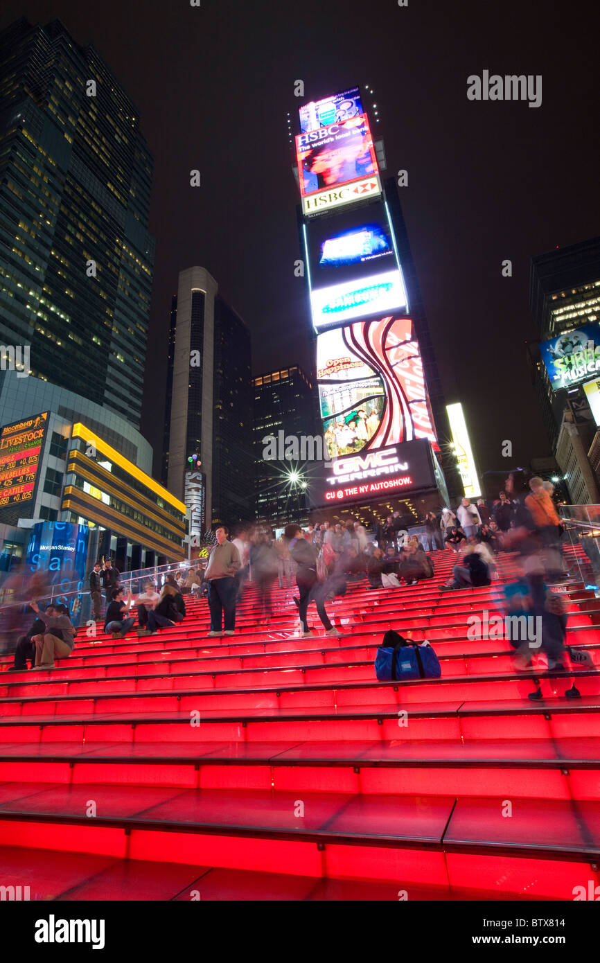 Red steps night times square hi-res stock photography and images - Alamy