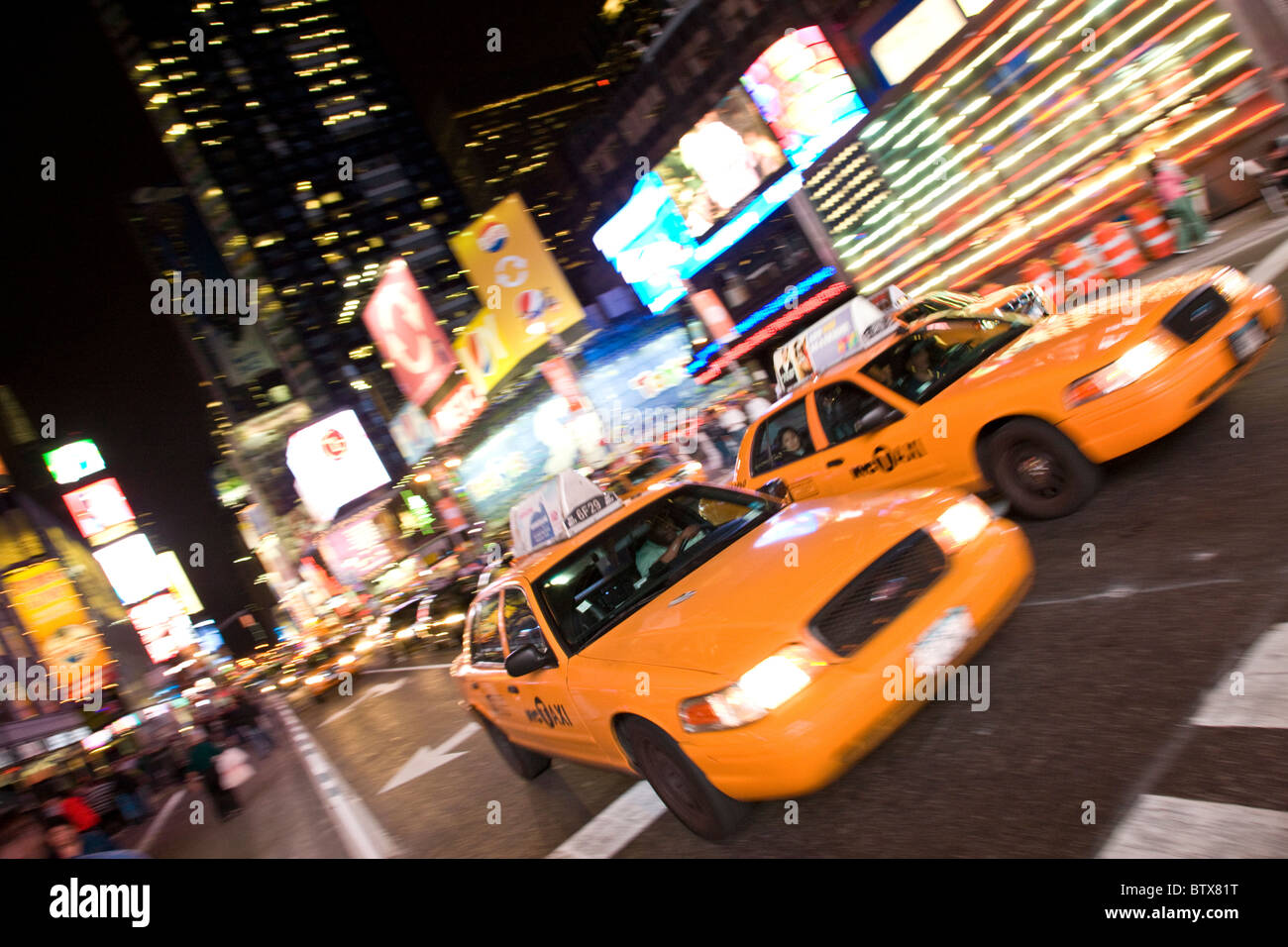 Times square new hi-res stock photography and images - Alamy
