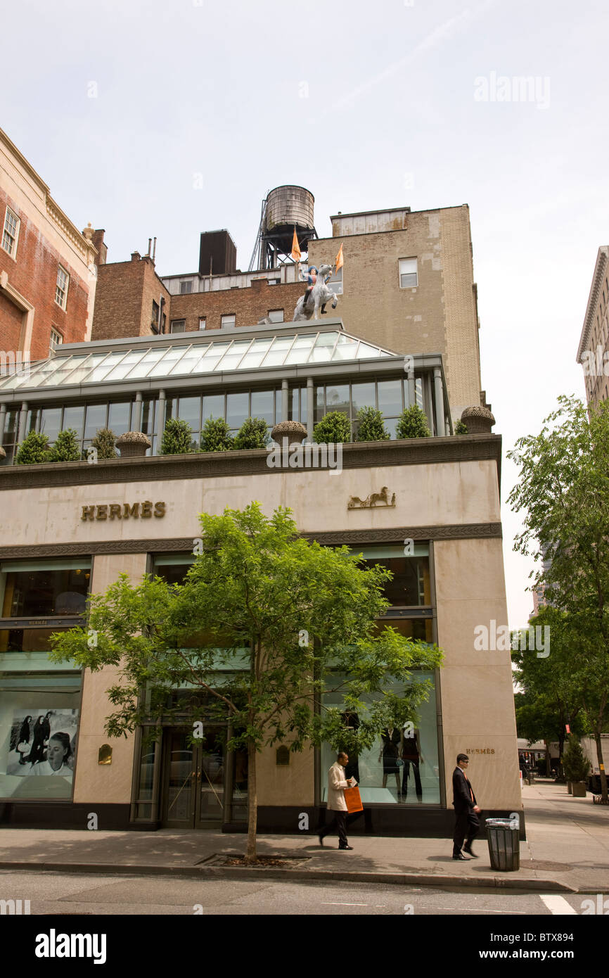 Hermes store entrance hi-res stock photography and images - Alamy