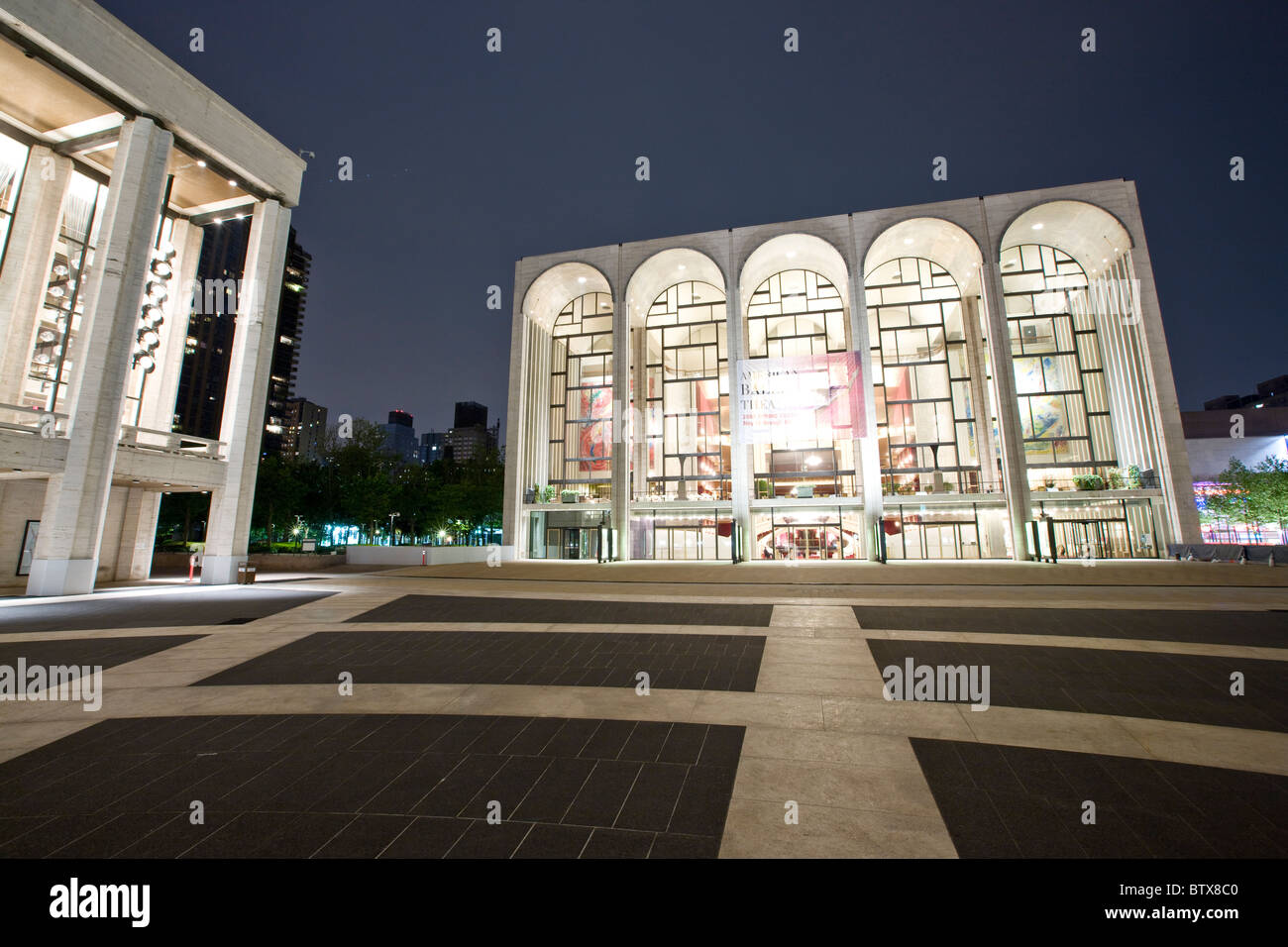 Met at the lincoln centre new york hi-res stock photography and images ...