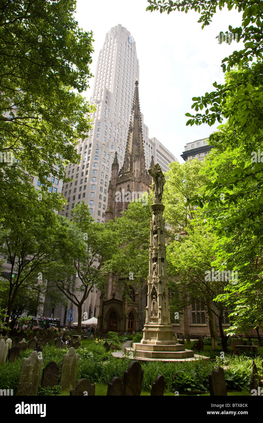 Trinity church manhattan new york hi-res stock photography and images ...