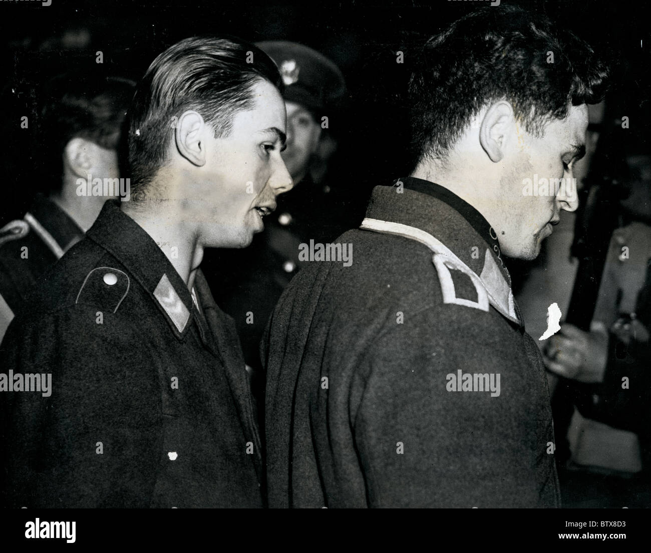 Captured German Luftwaffe Airmen passing through London on way to ...