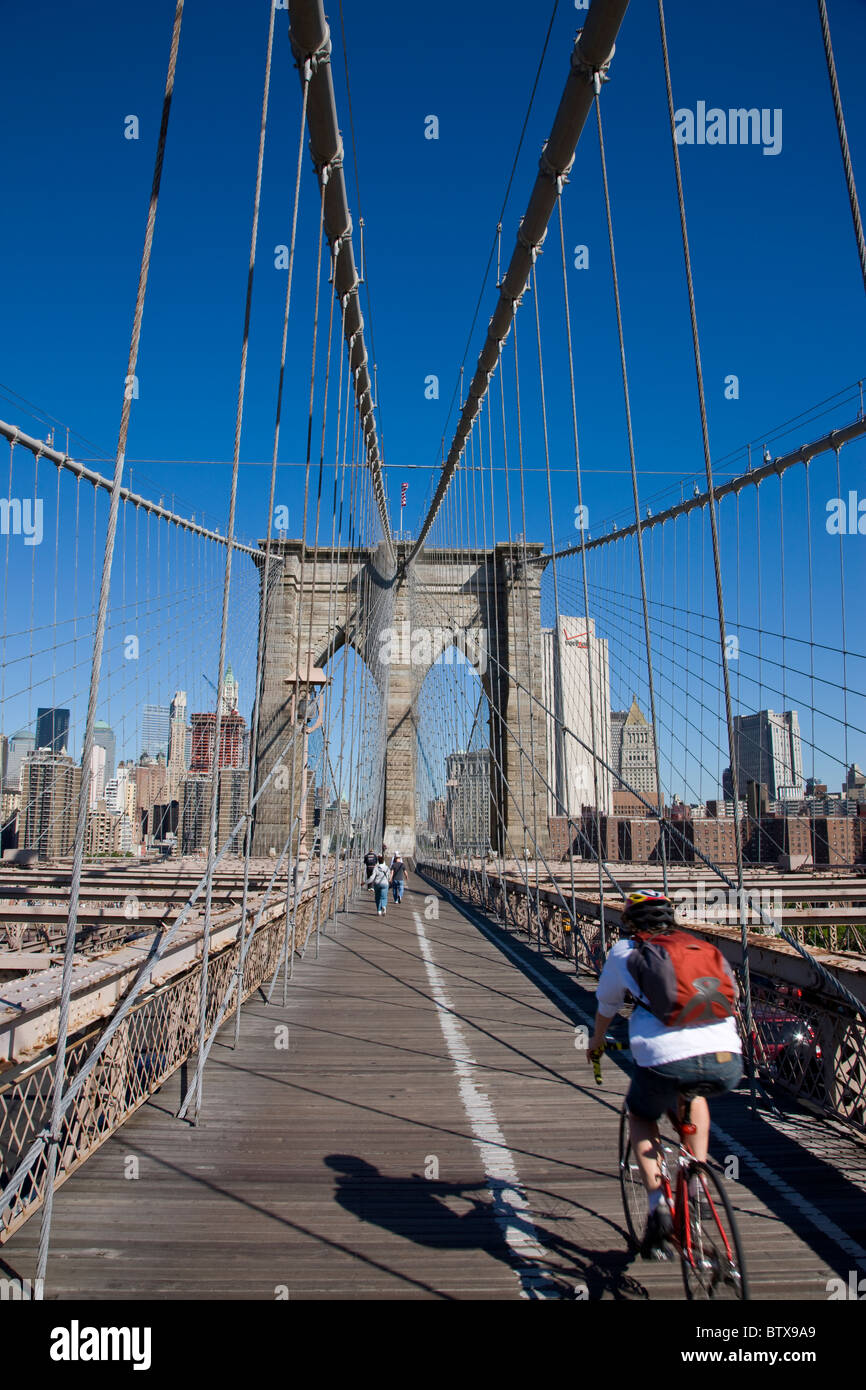 Brooklyn Bridge Pedestrian Walkway Stock Photo - Alamy