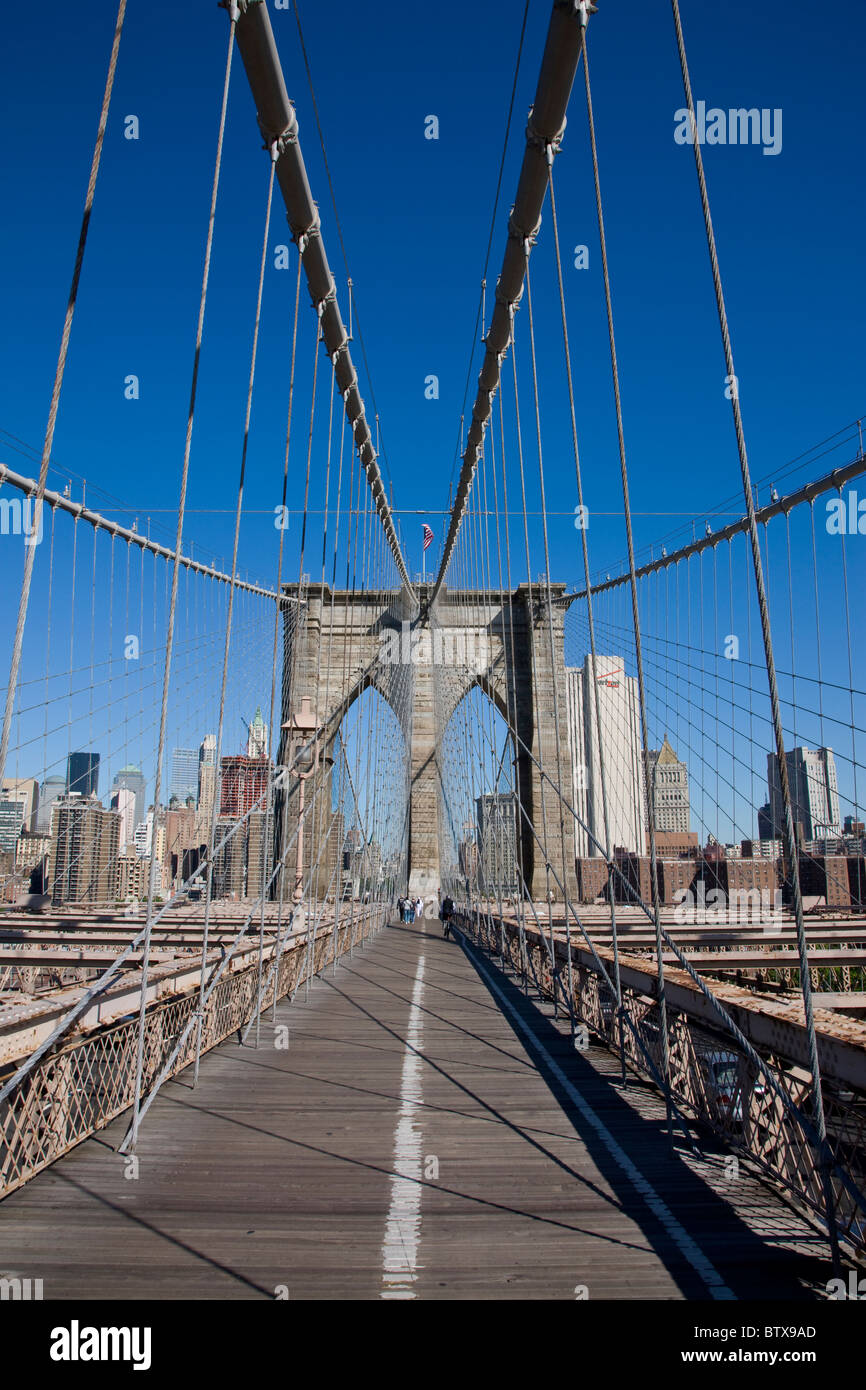 Brooklyn Bridge Pedestrian Walkway Stock Photo - Alamy
