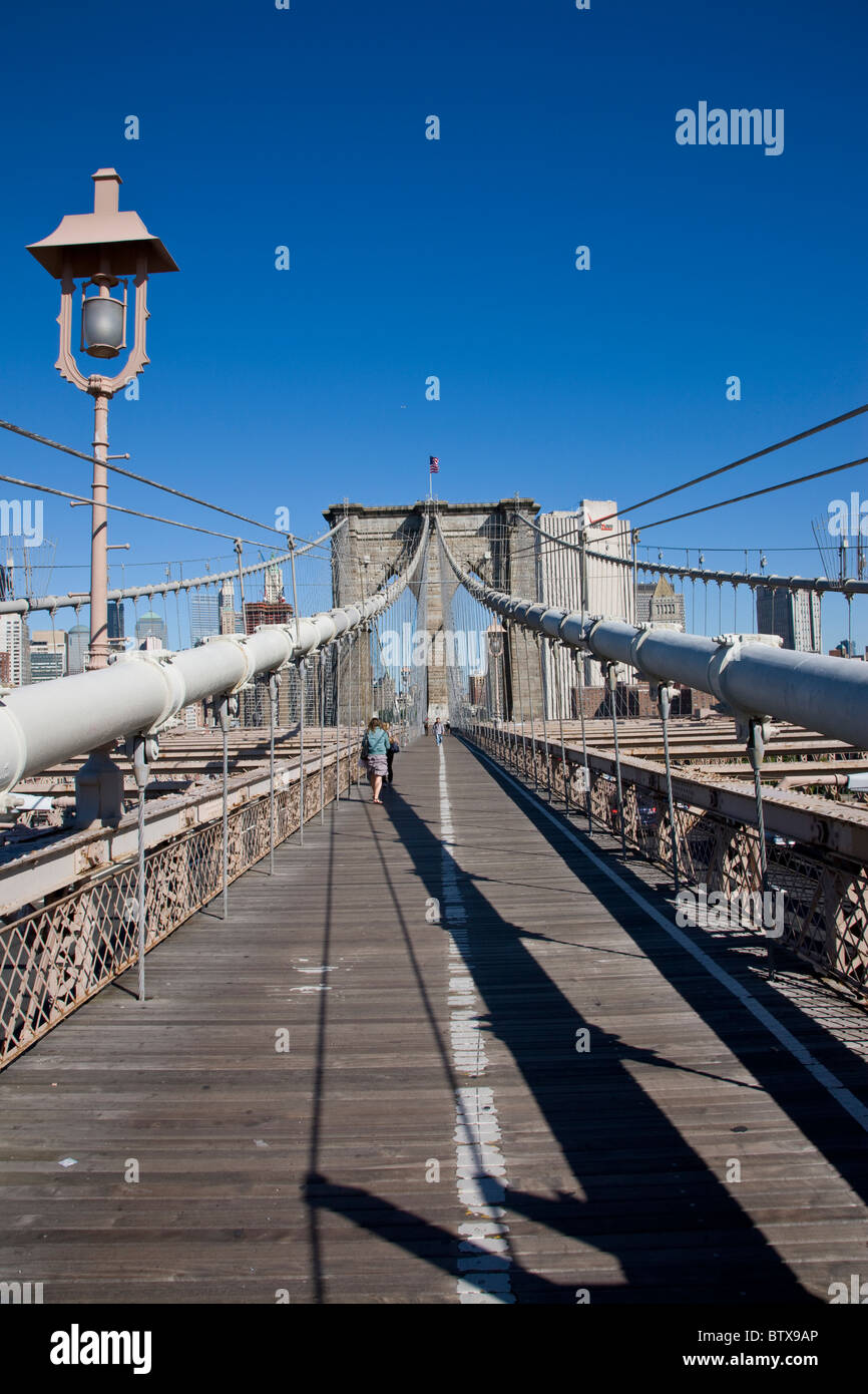 Brooklyn Bridge Pedestrian Walkway Stock Photo - Alamy