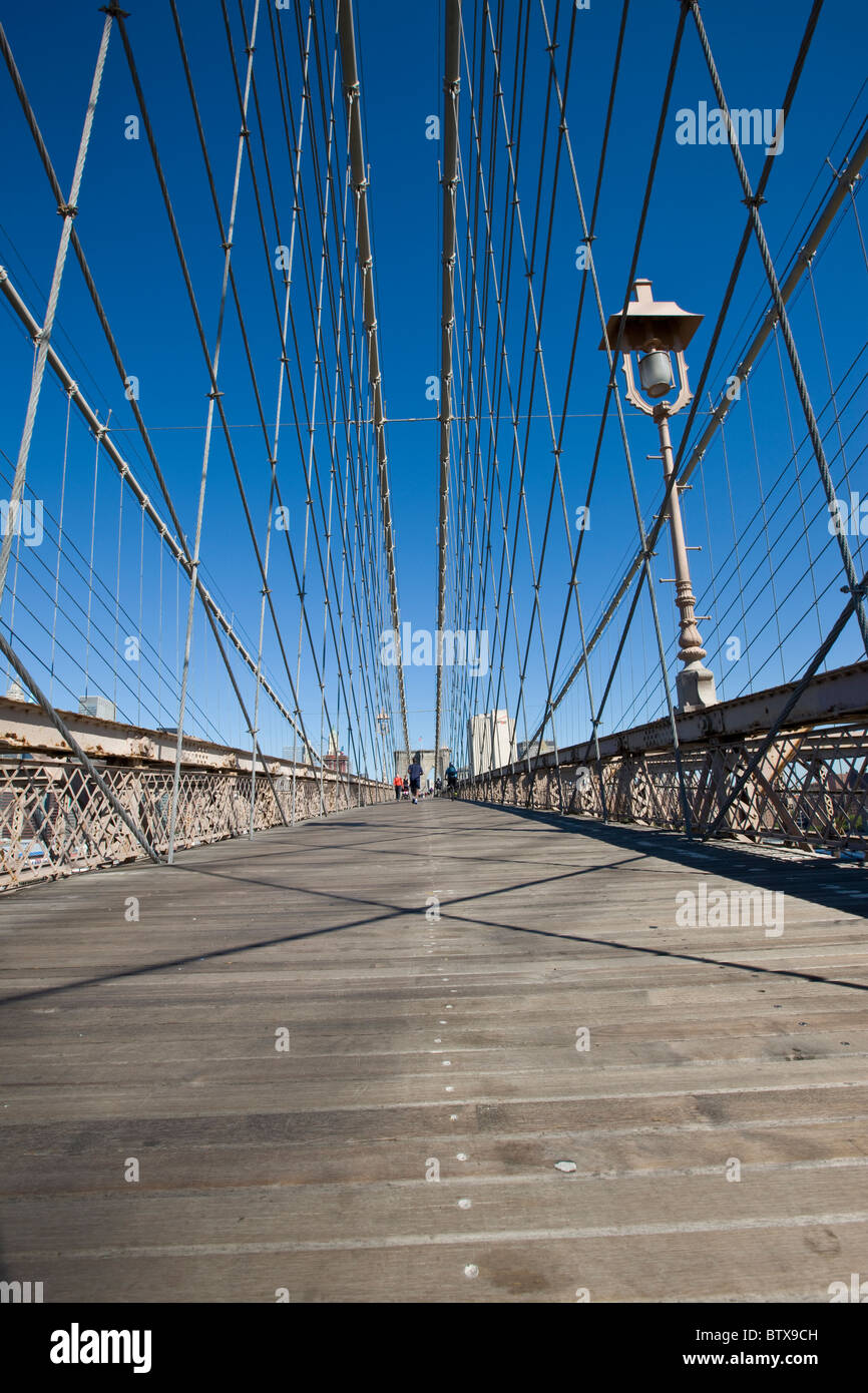 Brooklyn Bridge Pedestrian Walkway Stock Photo - Alamy