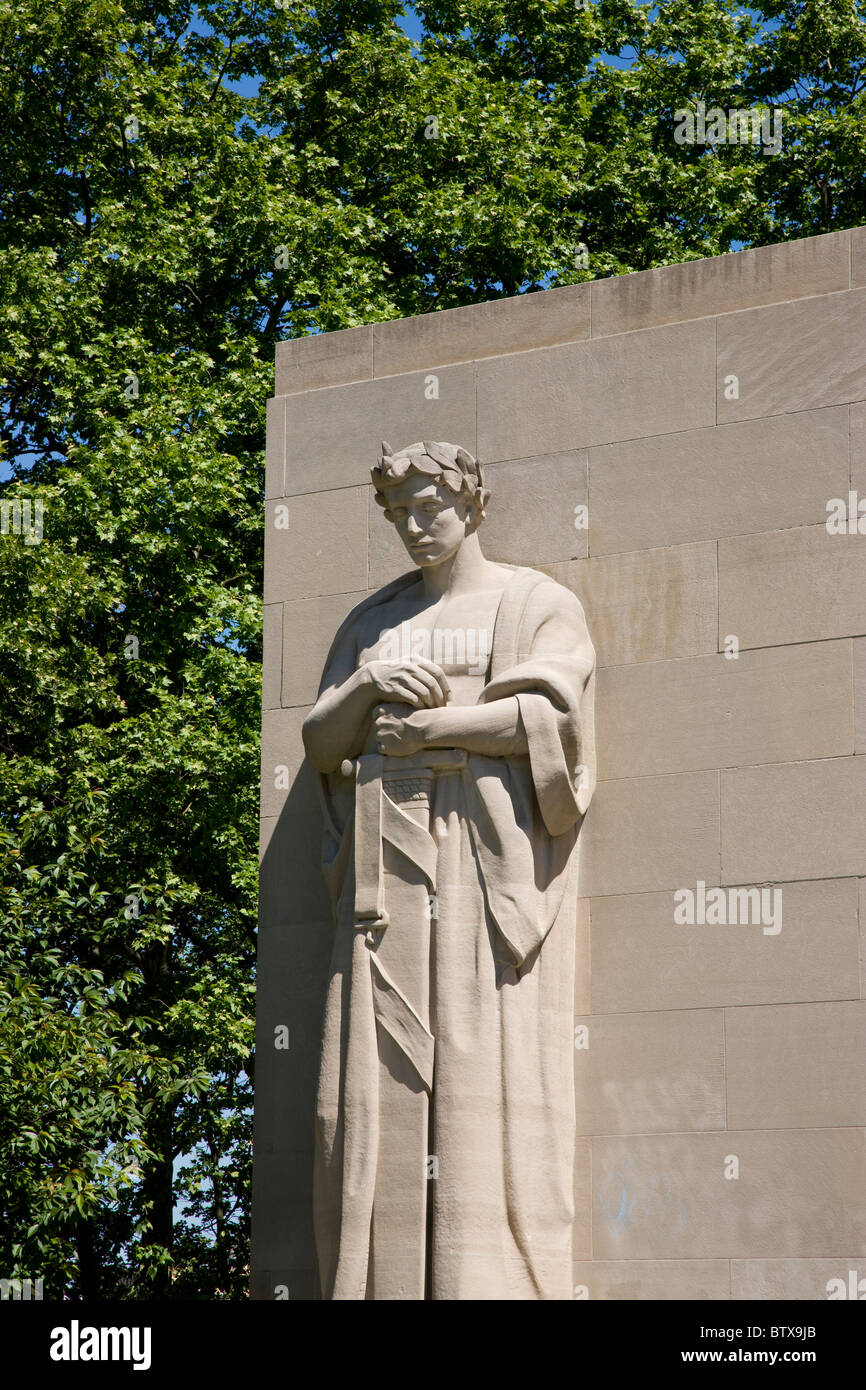 Brooklyn War Memorial at Cadman Plaza Park in Brooklyn Stock Photo - Alamy