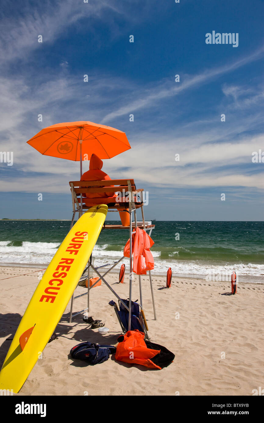 Lifeguard beach rescue equipment hi-res stock photography and images ...