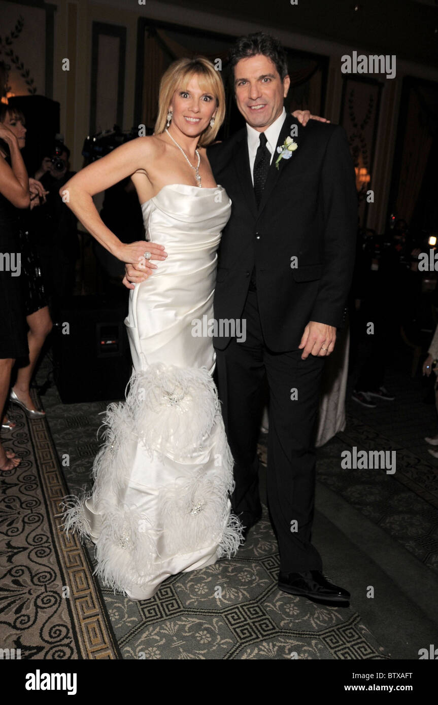 Ramona and Mario Singer Renew Their Wedding Vows Stock Photo - Alamy