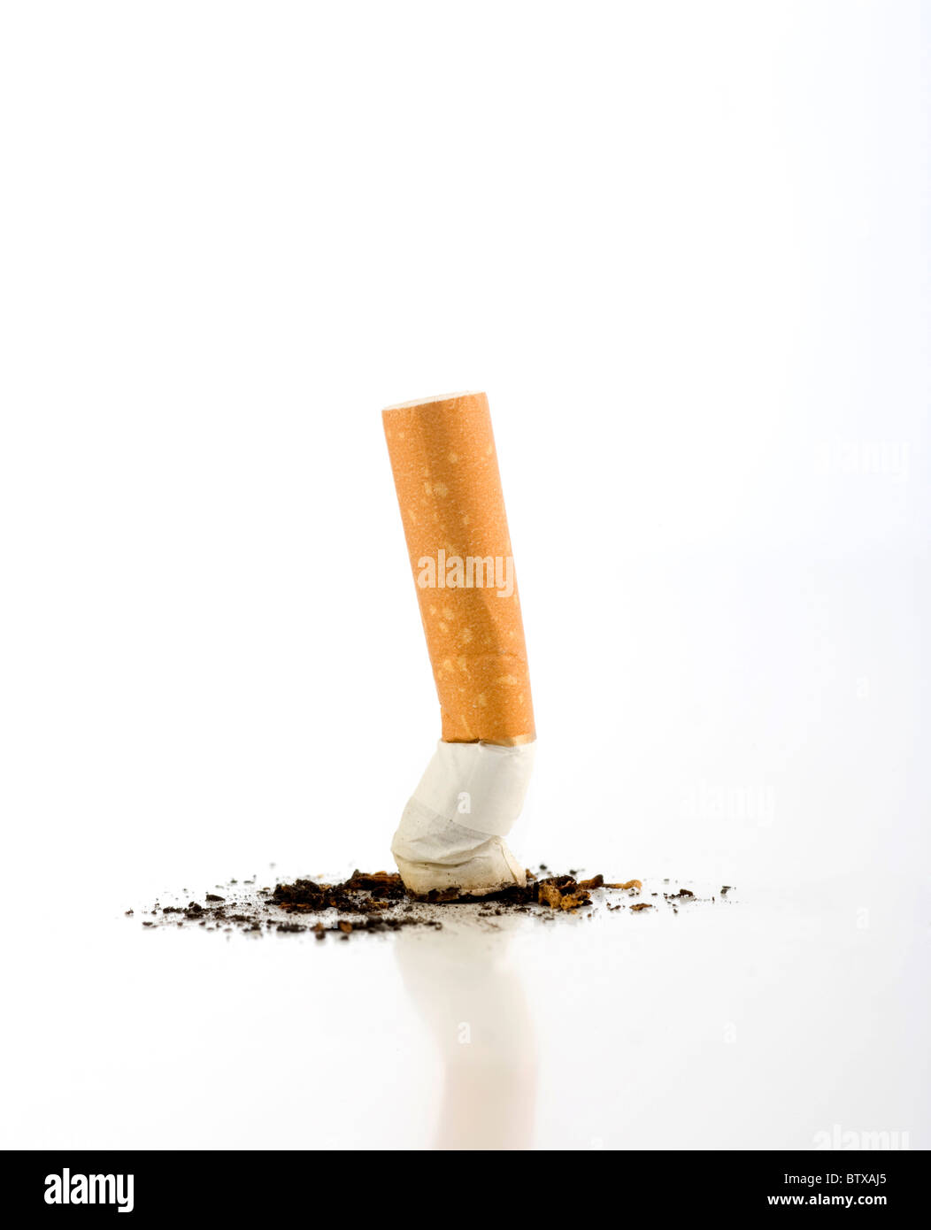 Single cigarette butt Stock Photo - Alamy
