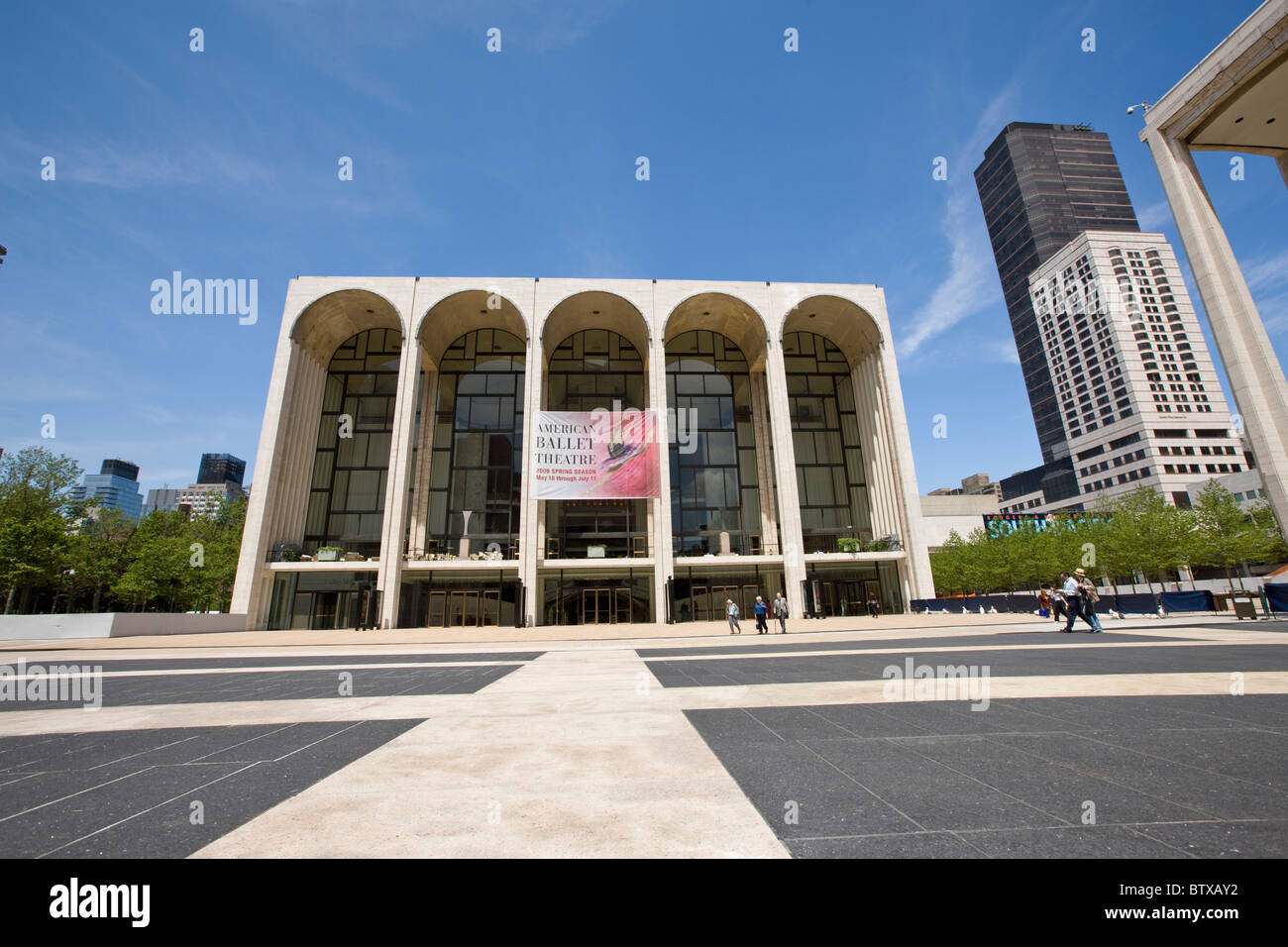 The Metropolitan Opera House part of the Lincoln Center Stock Photo - Alamy