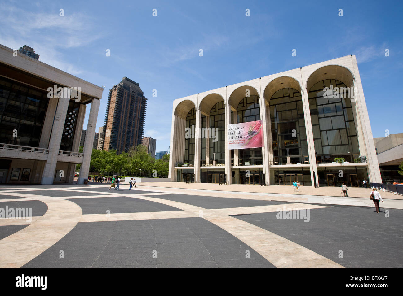 The Metropolitan Opera House part of the Lincoln Center Stock Photo - Alamy