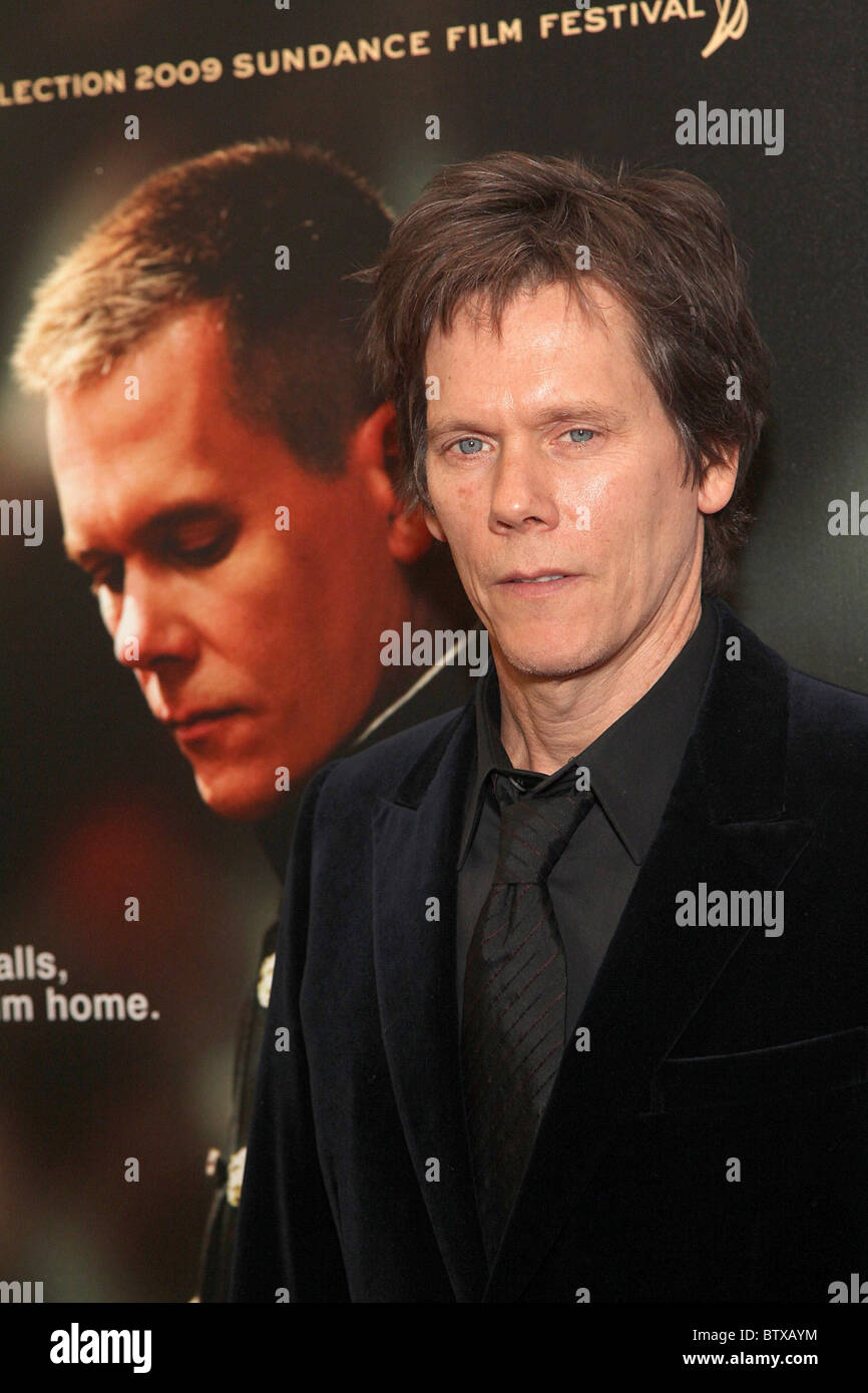 Kevin bacon taking chance 2009 hi-res stock photography and images - Alamy