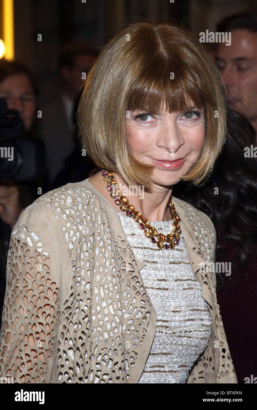 Anna wintour hair hi-res stock photography and images - Alamy