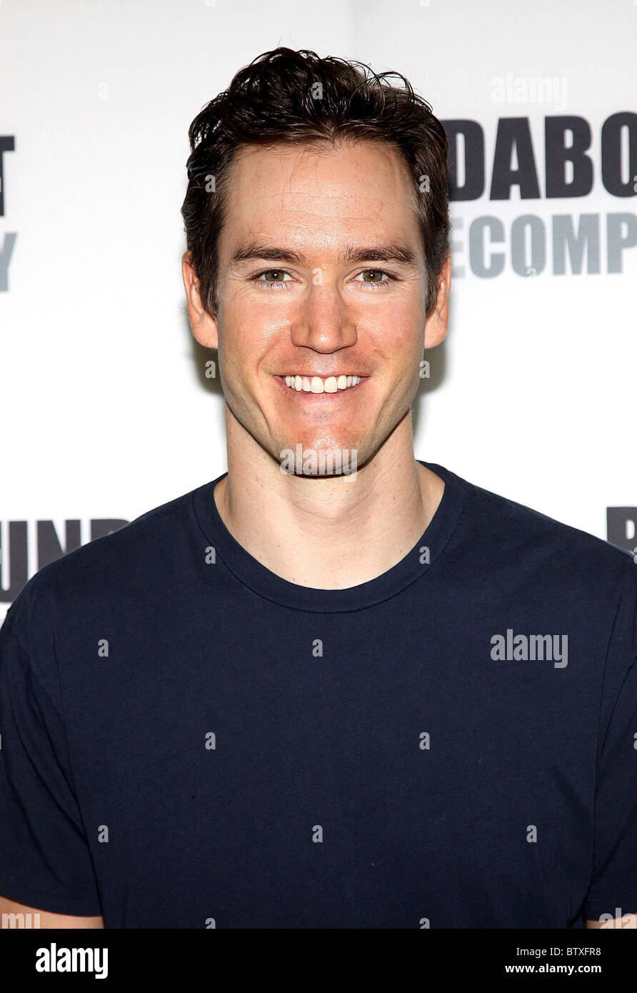 THE UNDERSTUDY Broadway Cast Photo Op Stock Photo - Alamy