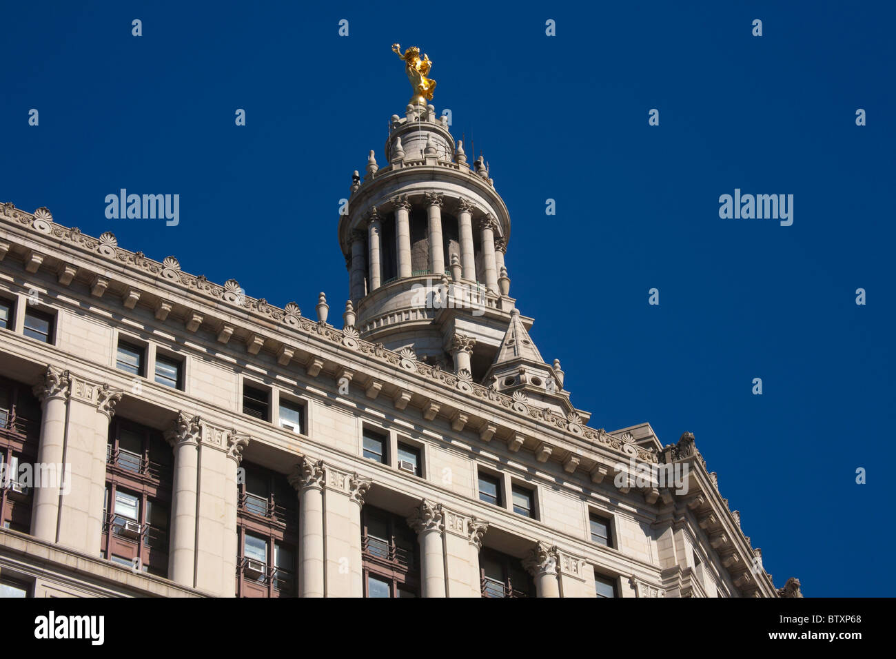 Manhattan municipal building hi-res stock photography and images - Alamy