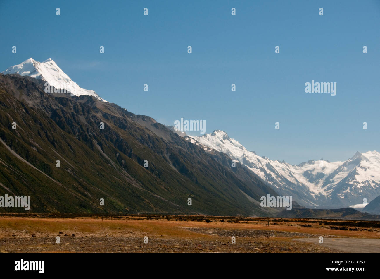 Mount cook national park hotel hi-res stock photography and images - Alamy