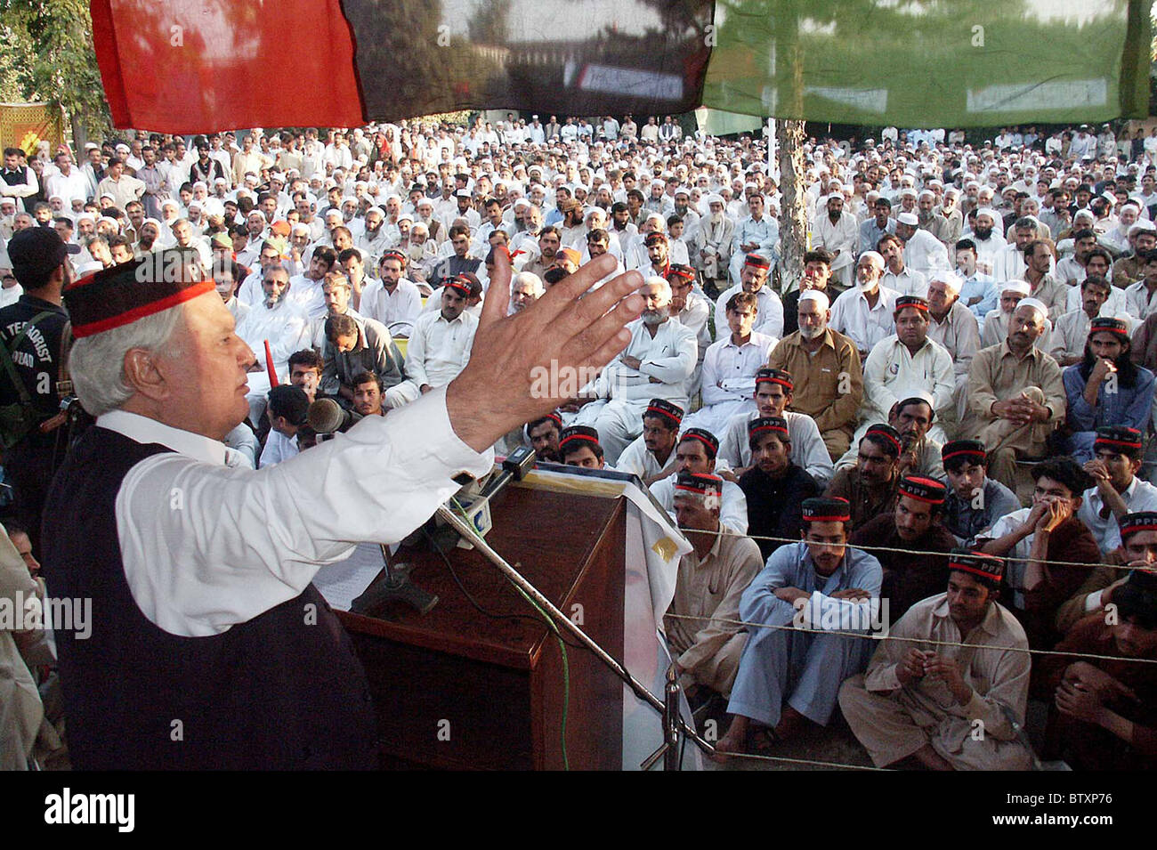 Peoples Party-Sherpao Group Chairman, Aftab Ahmed Khan addresses public ...