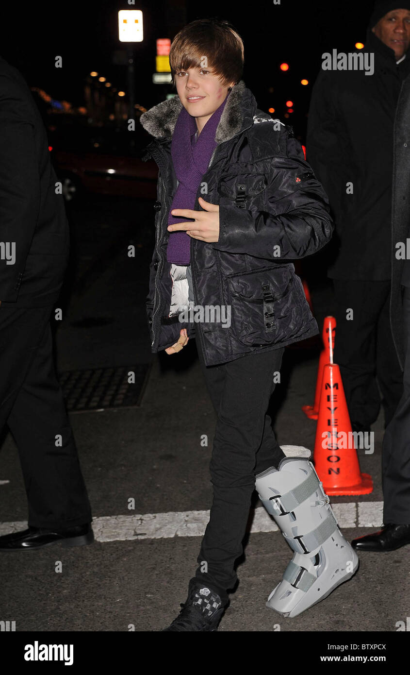 Launch Party for VEVO Music Video Website Stock Photo - Alamy