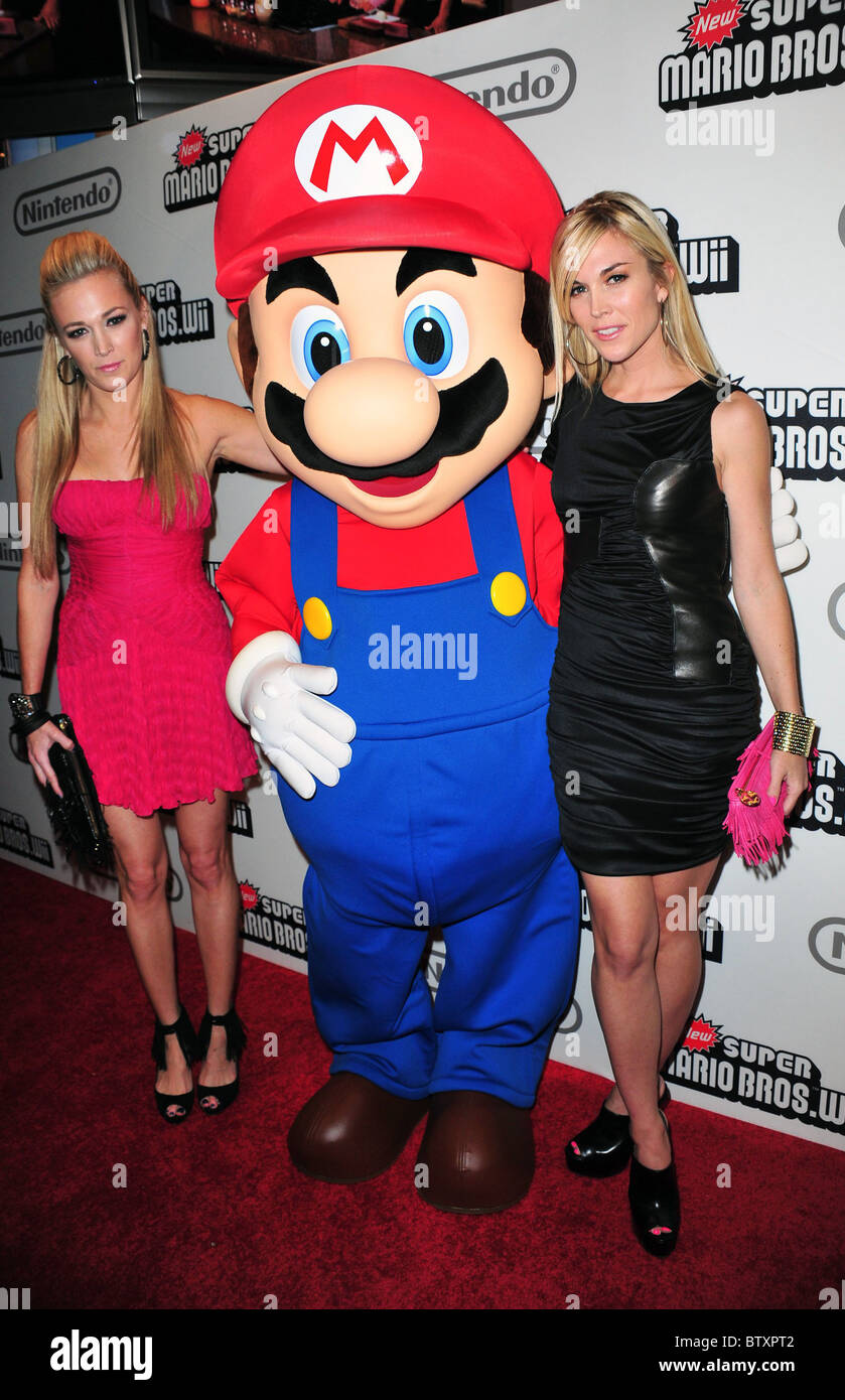 New Super Mario Bros. Video Game Launch for Wii Celebrates 25th ...