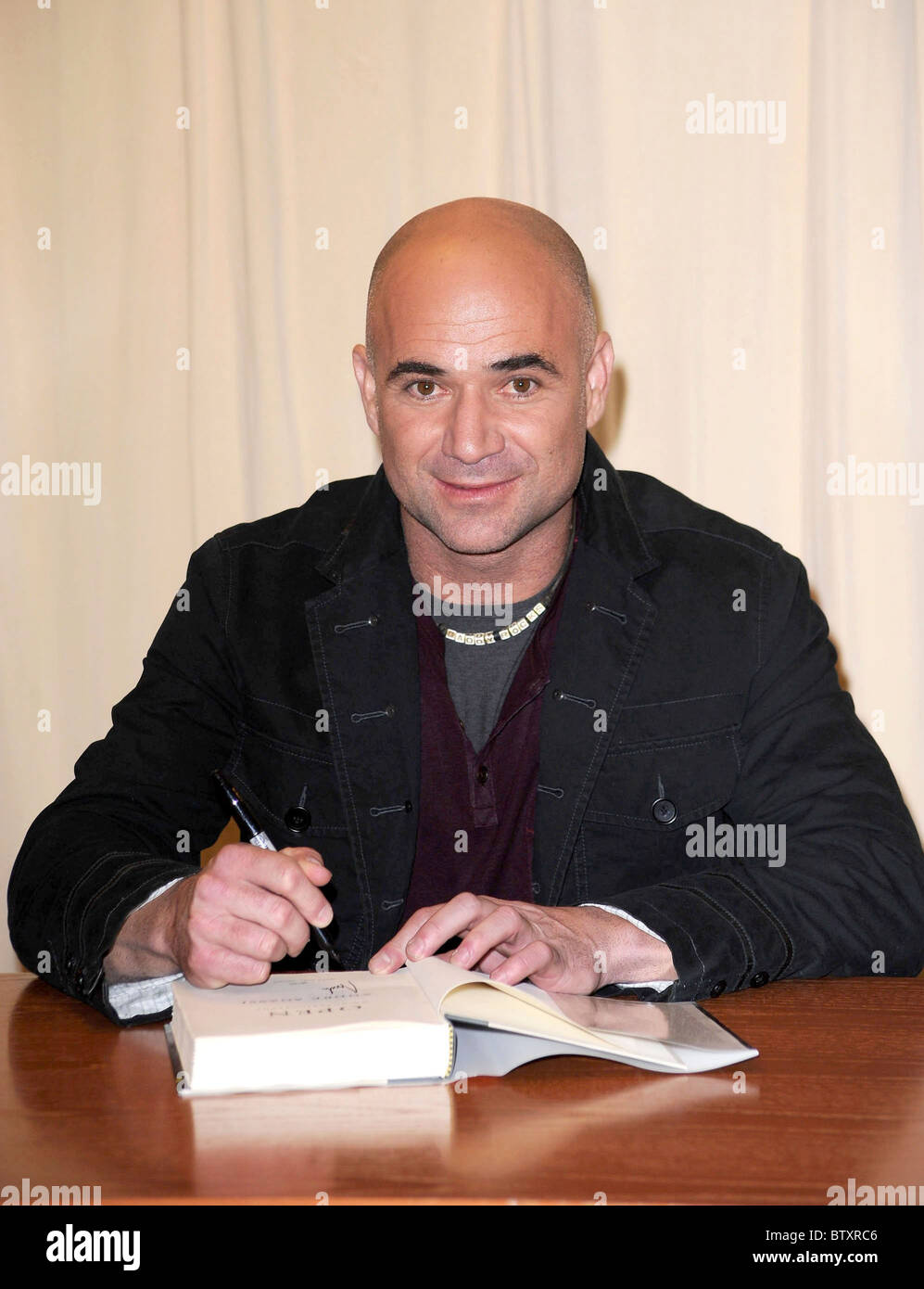 Andre agassi book hi-res stock photography and images - Alamy