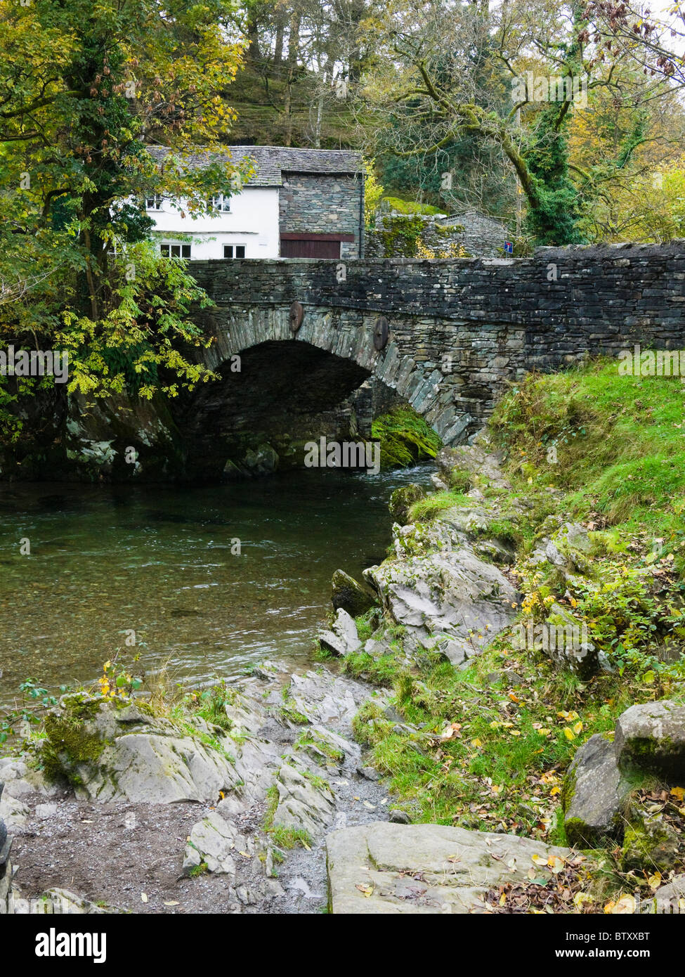 Bridge over Great Langdale Beck at Elterwater in the Lake District ...