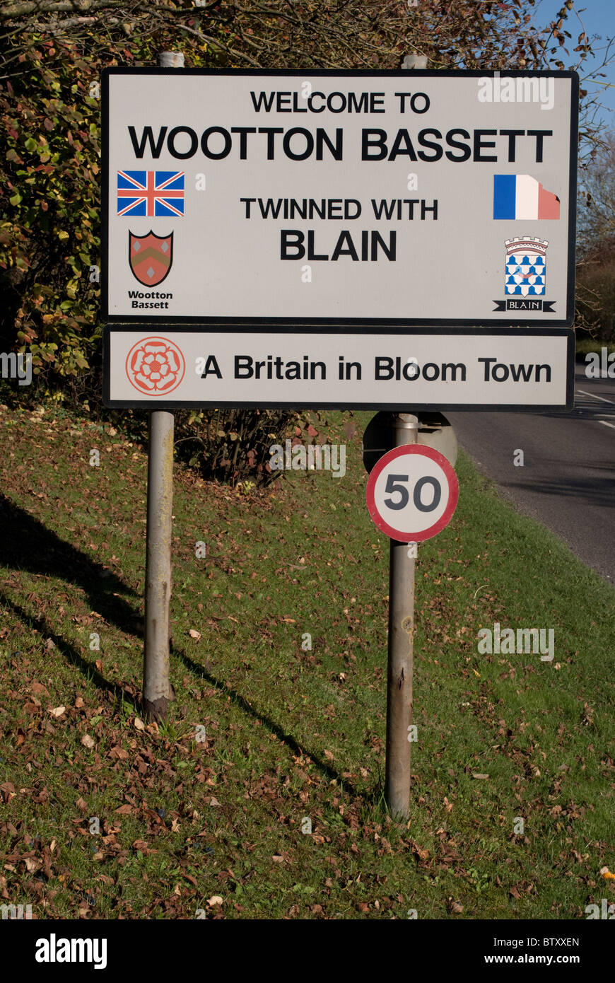 Village in bloom sign hi-res stock photography and images - Alamy
