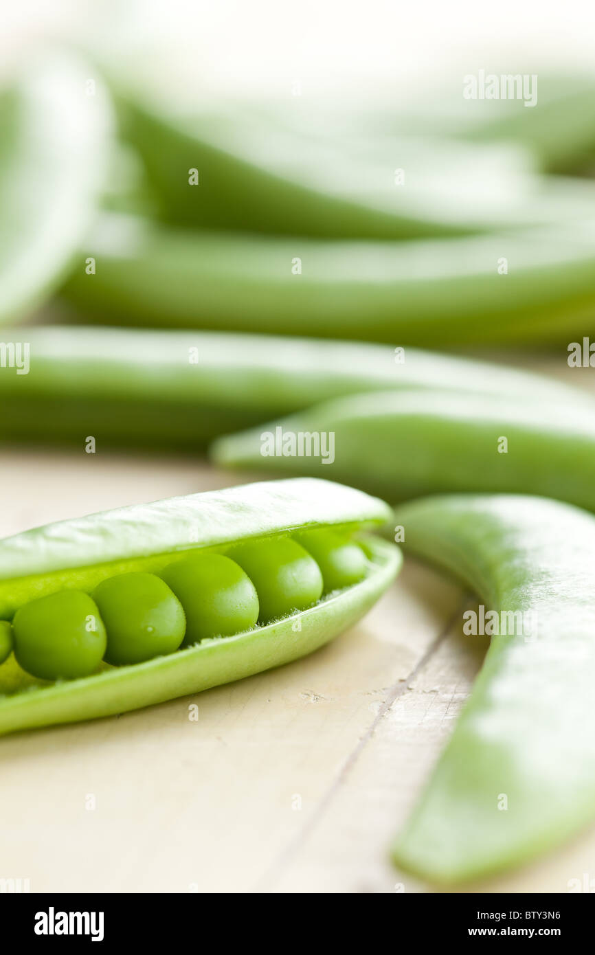 green peas pods Stock Photo - Alamy