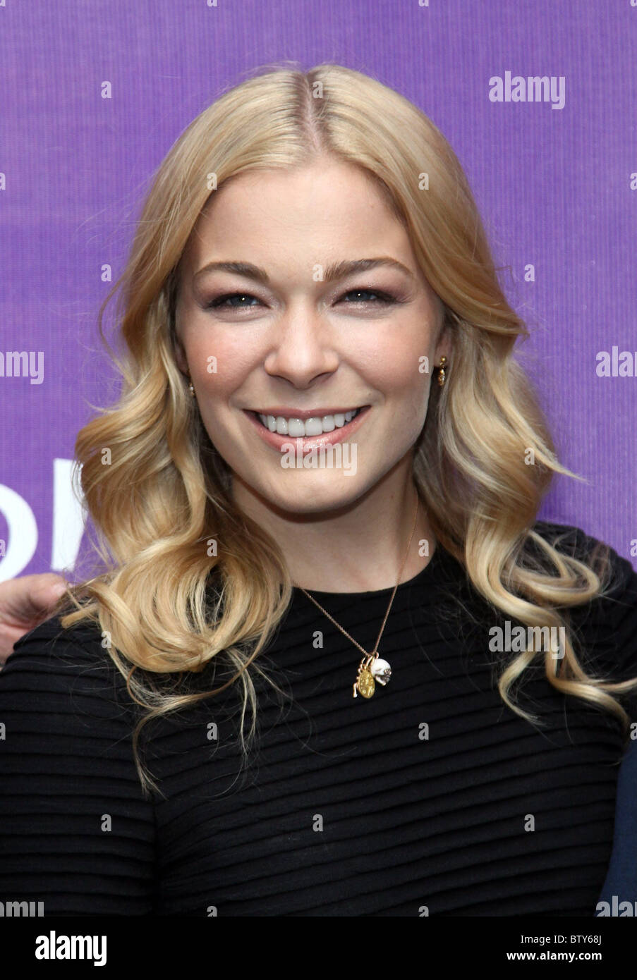 Yodel competition hi-res stock photography and images - Alamy