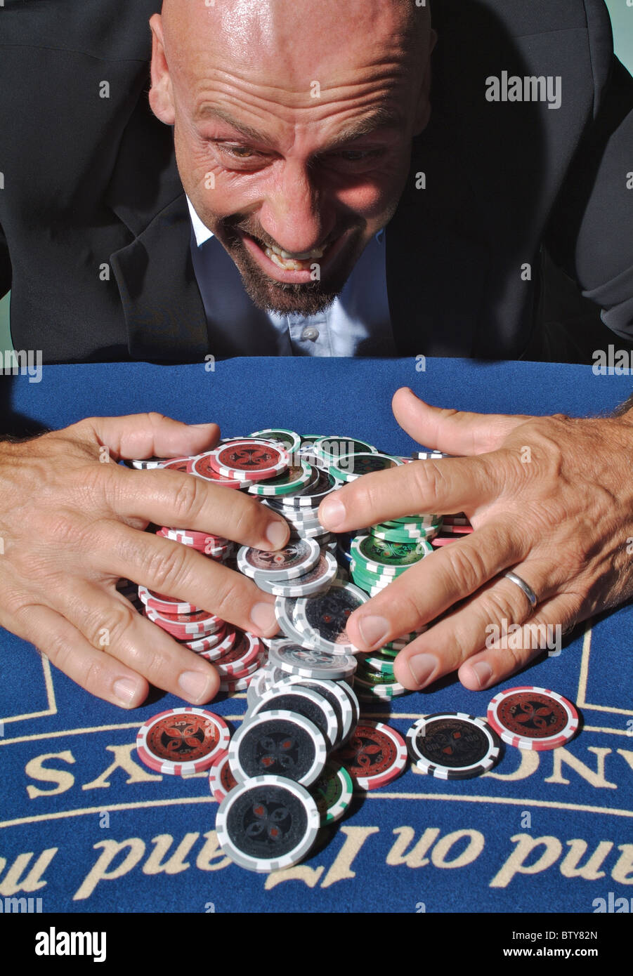 Winning social hi-res stock photography and images - Alamy